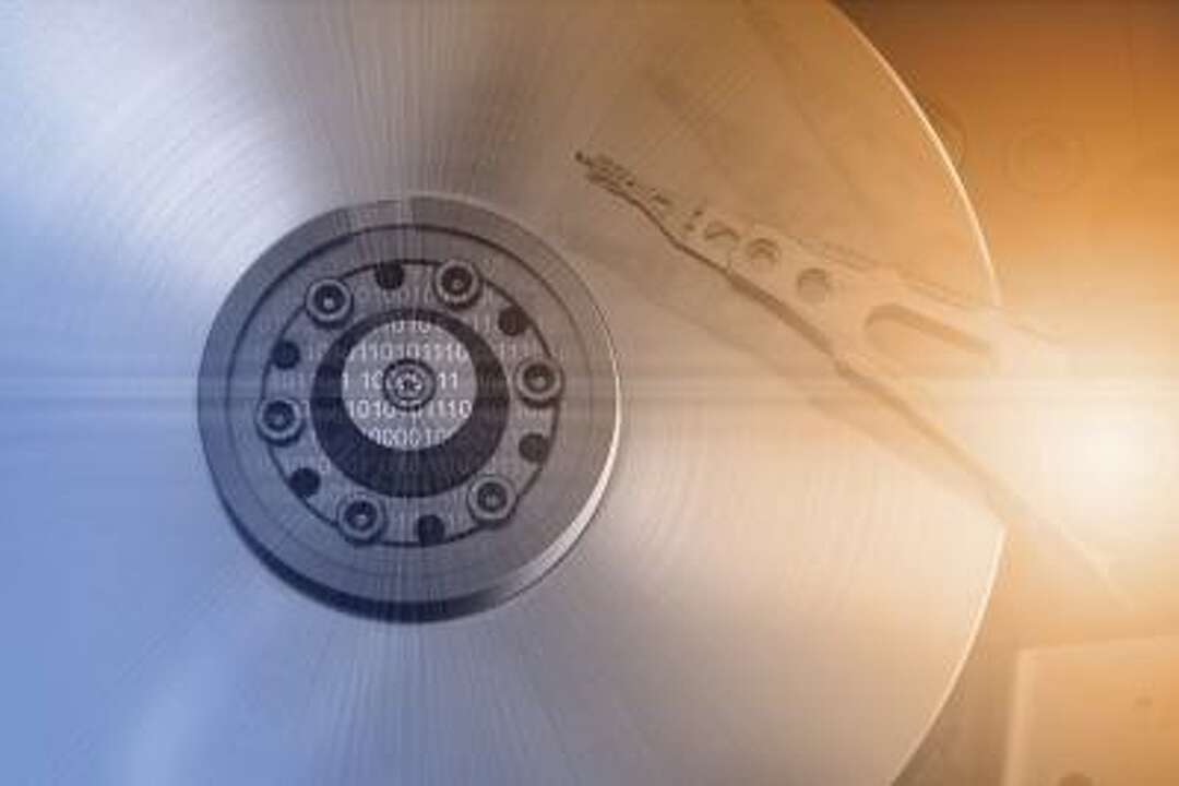 How to Display Files in the Root Directory of a Hard Drive