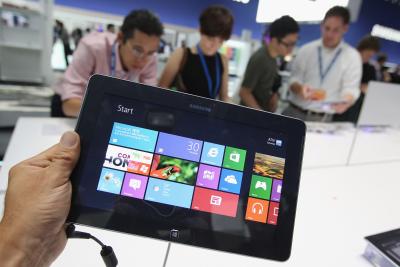 How to Close an App on a Galaxy Tablet