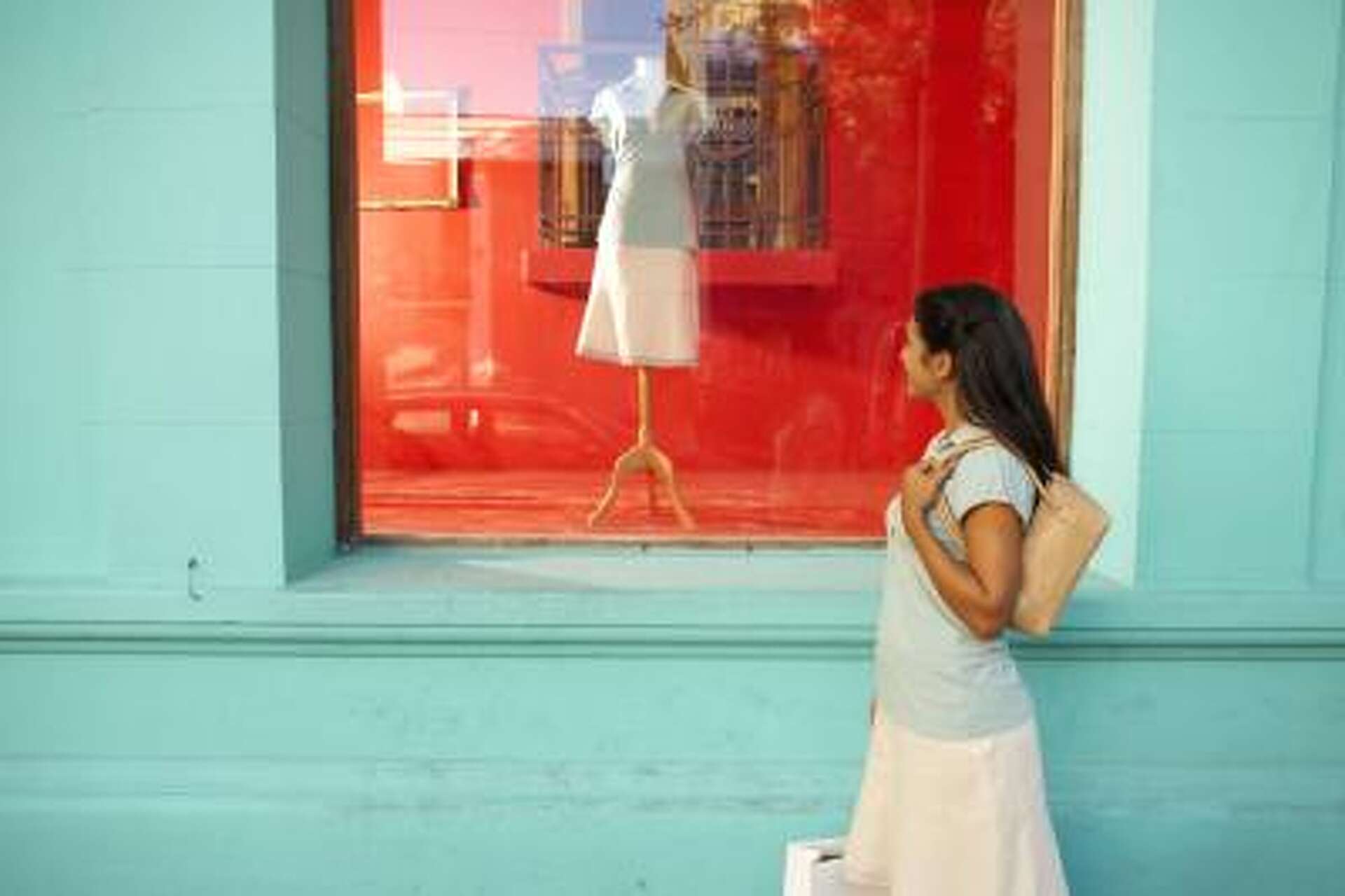 How Does Color Affect Visual Merchandising?