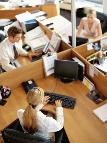 What Distinguishes a High-Performing Employee From an Average Performer?