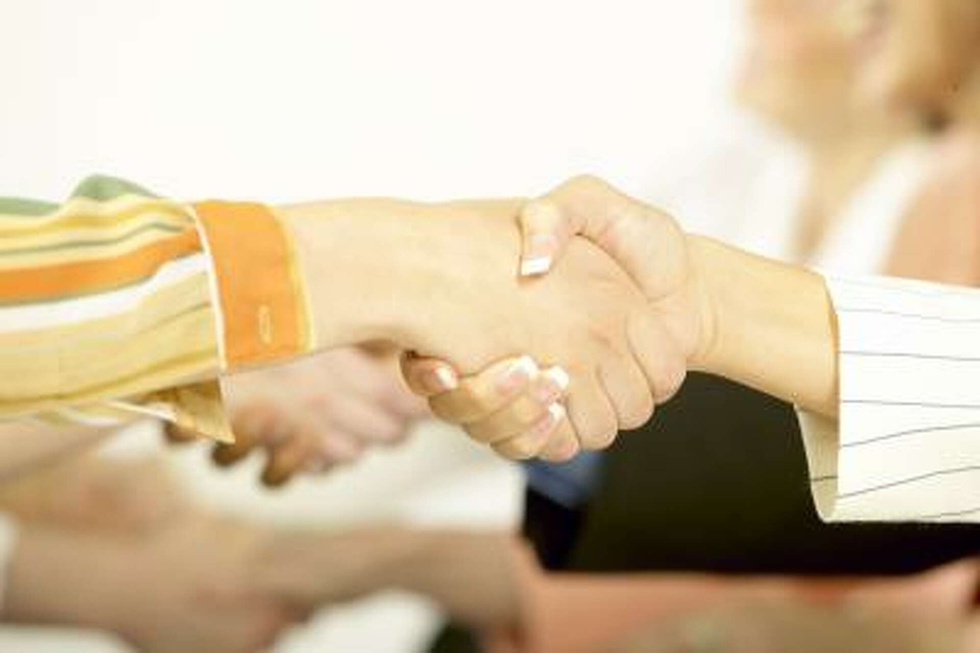 How to Congratulate Someone on a Business Achievement