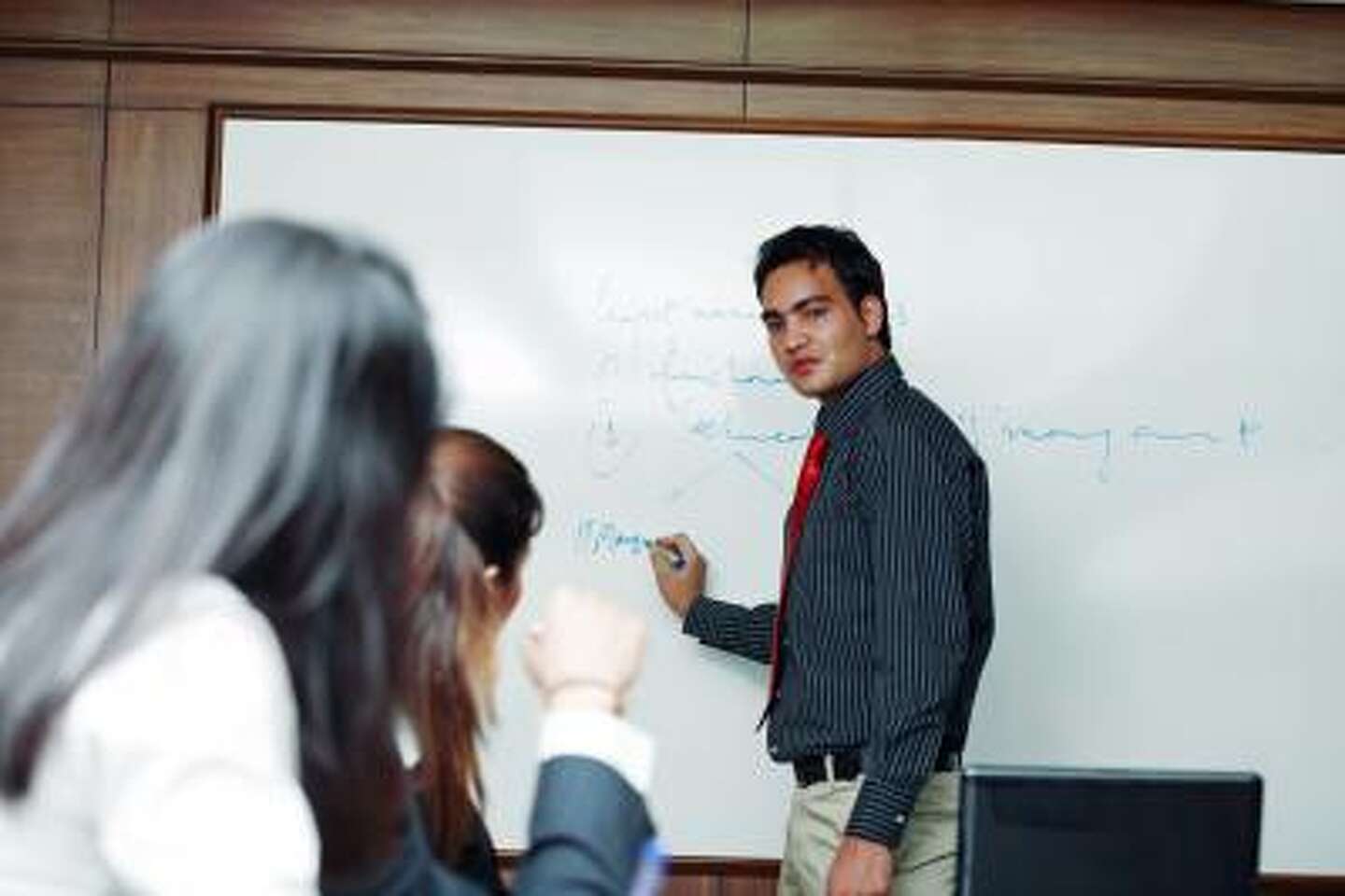 How to Connect an Interactive Whiteboard to a Computer