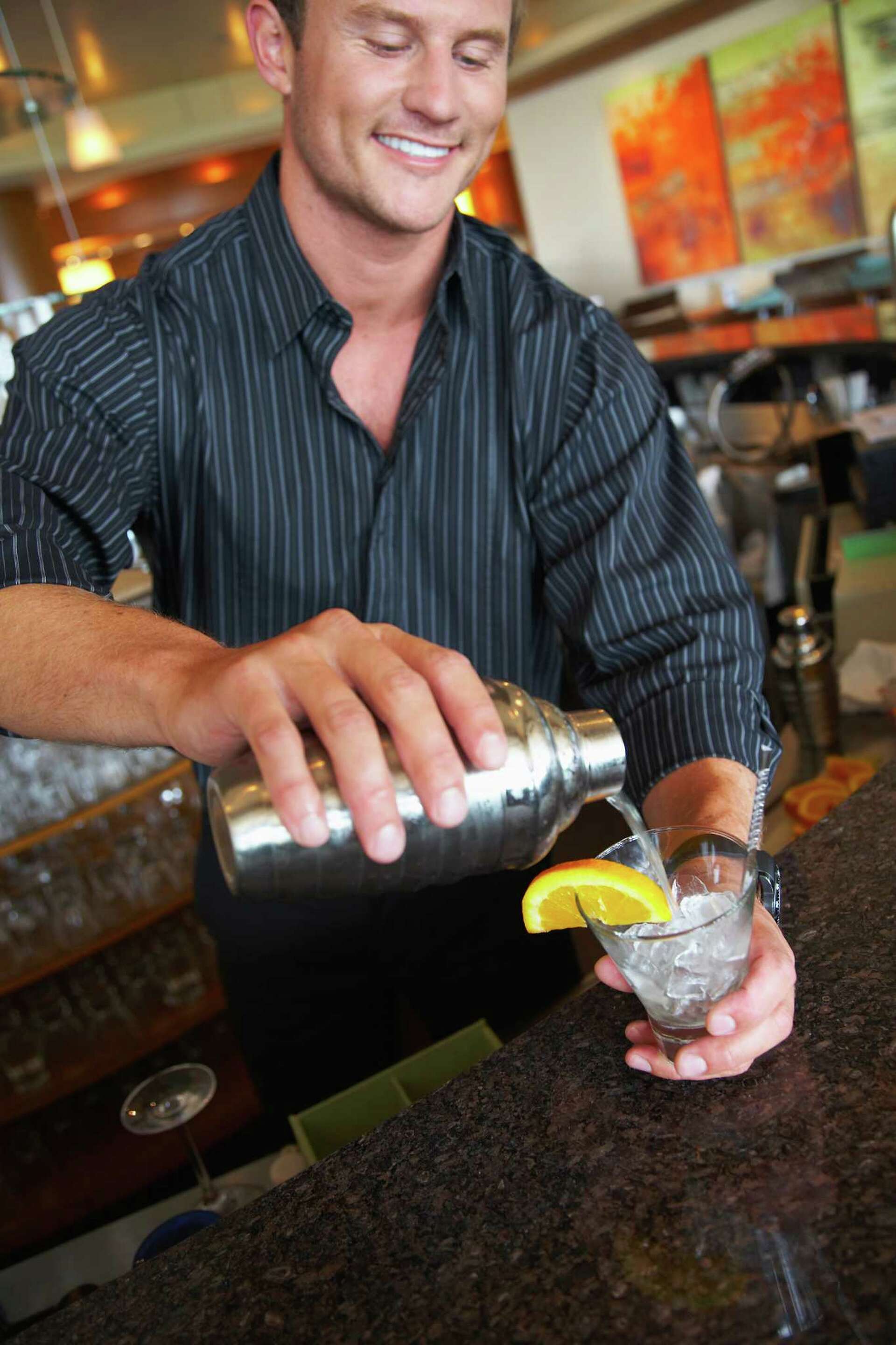 List of What Is Needed to Open a Bar & Grill Business