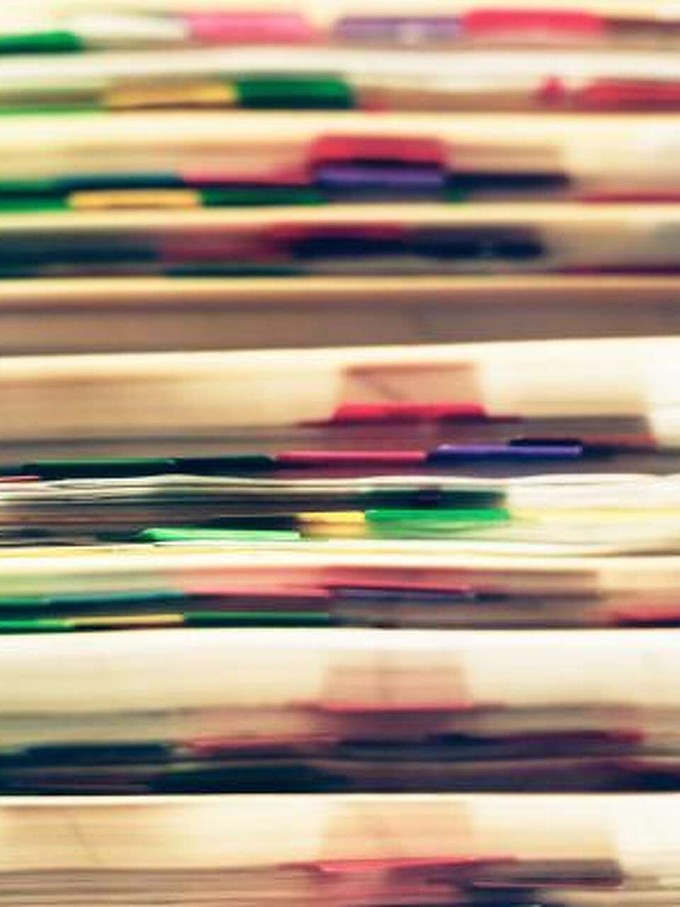 How to File With a Color-Coded Filing System