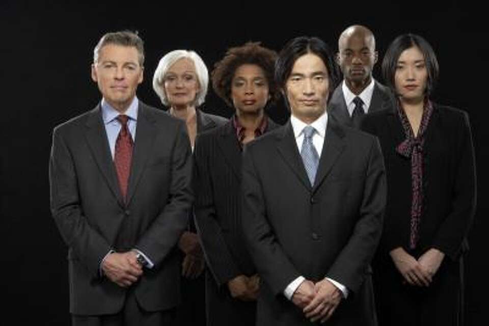 How Do I Crop a Picture Into a Round Shape in Photoshop Elements?