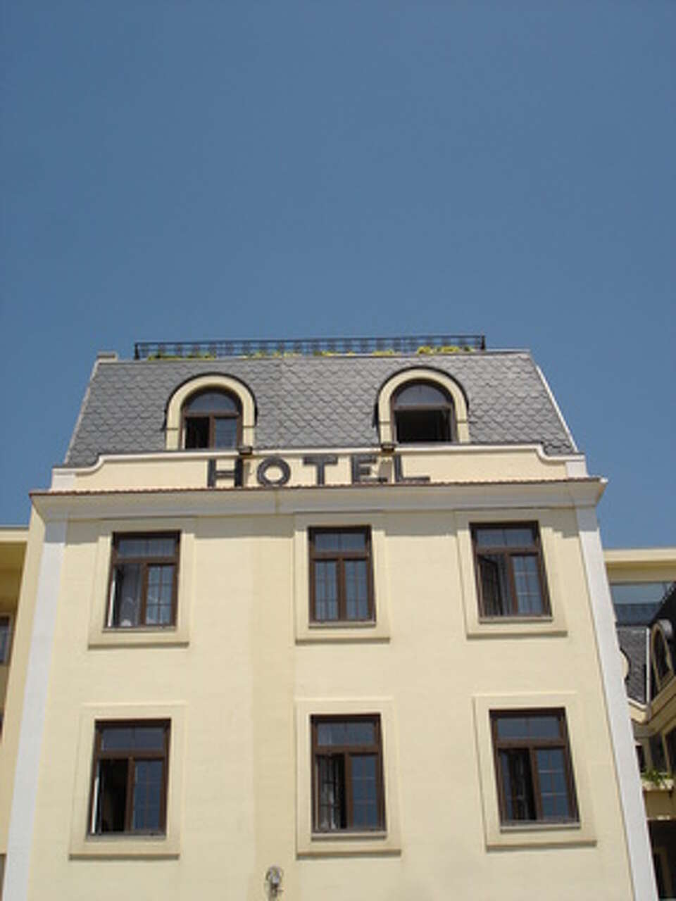 Customer Service Tips for a Front Desk