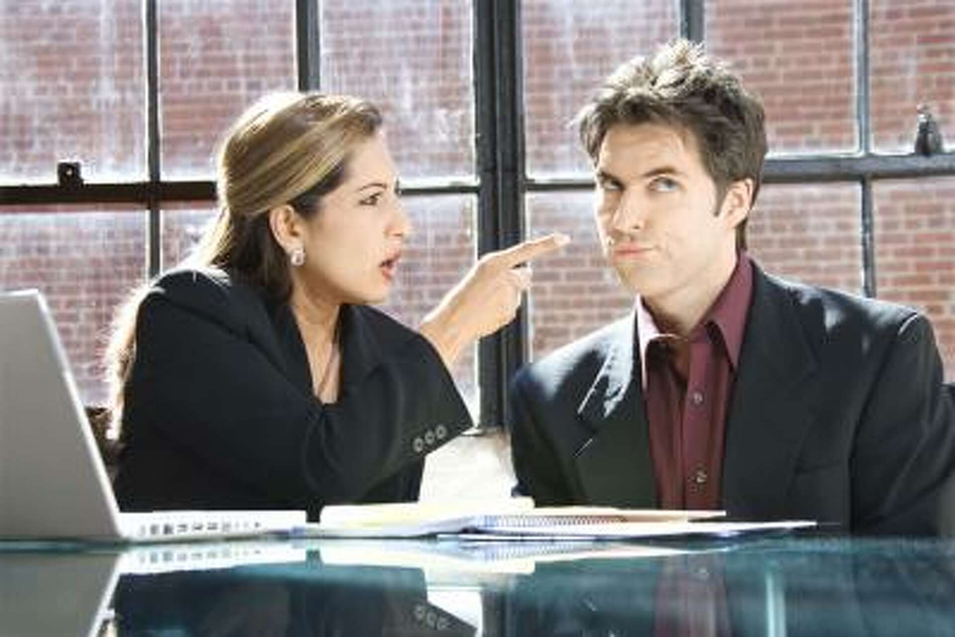 How to Deal With Rude People in a Business Meeting