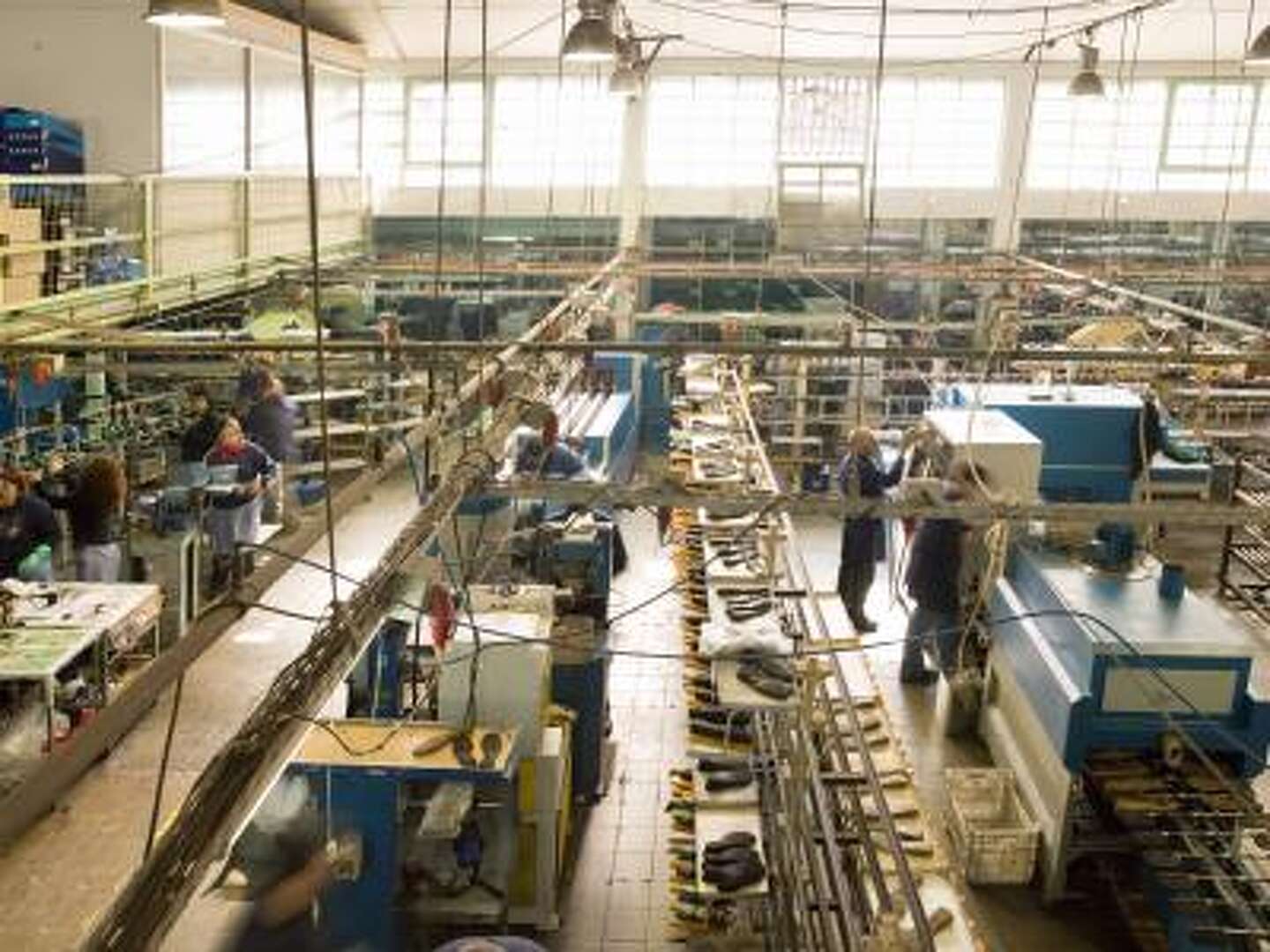 Departmental and Manufacturing Overhead Vs. Single Overhead Rates