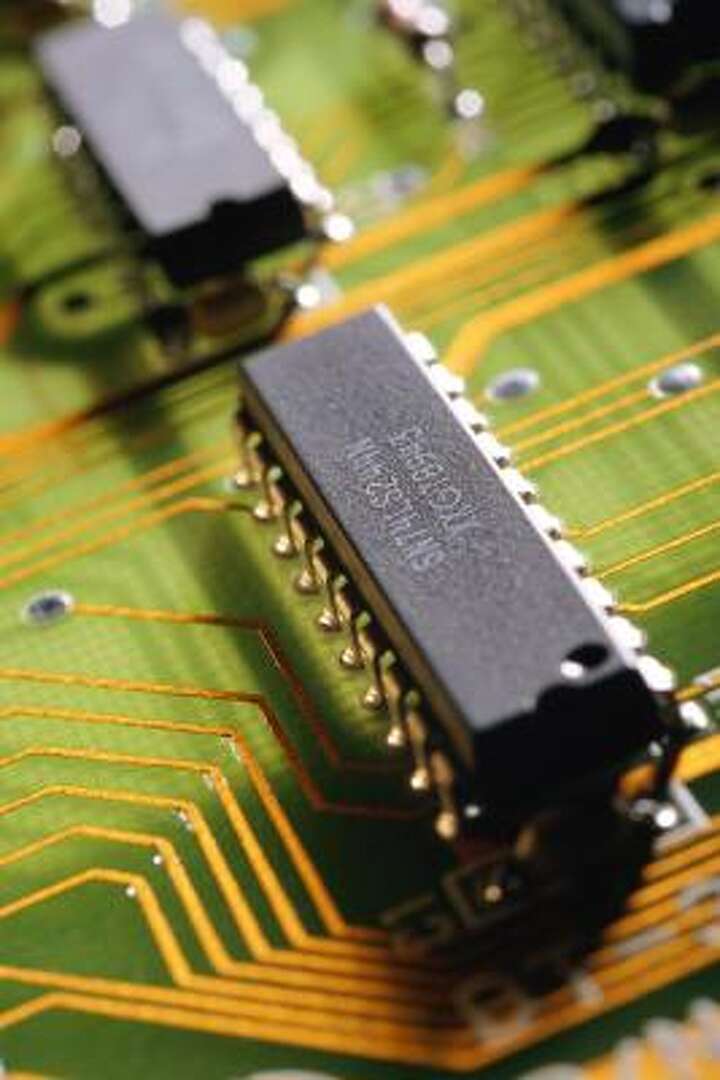 A Description of the Differences Between the DIMM and SIMM Memory Modules