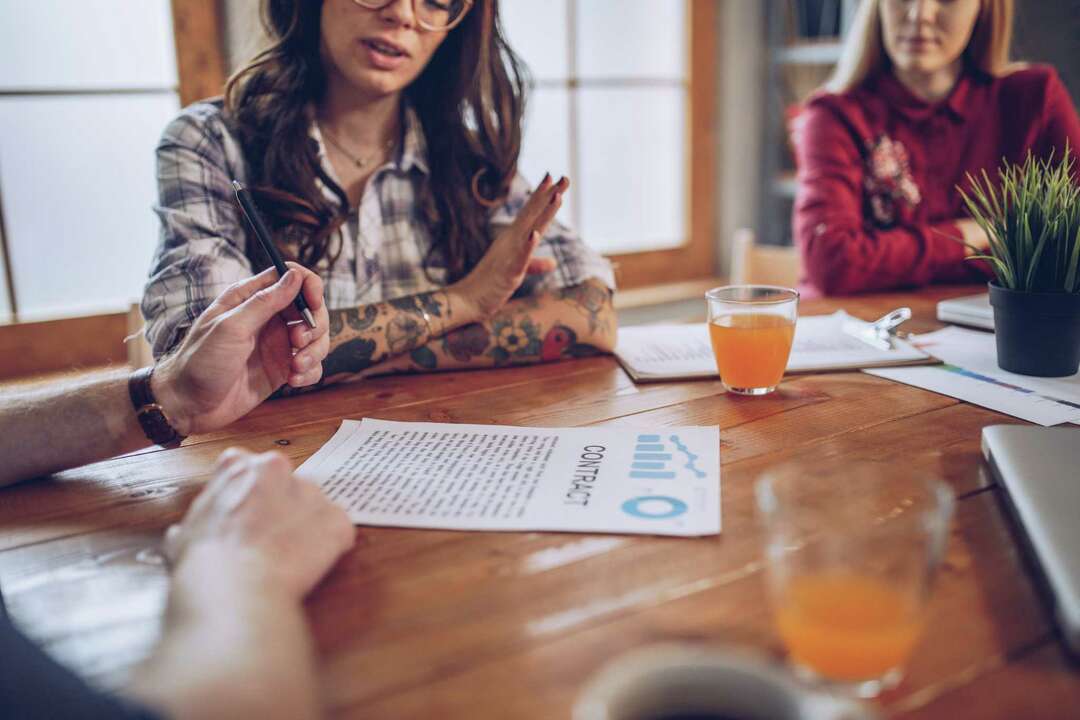 The Difference Between Accounts Payable and Notes Payable