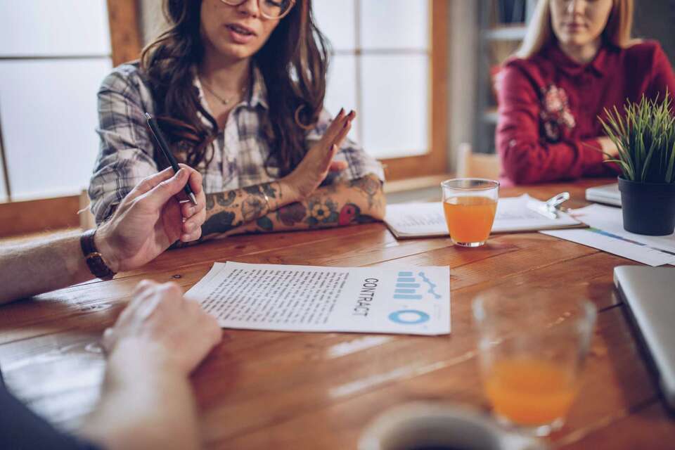 The Difference Between Accounts Payable and Notes Payable