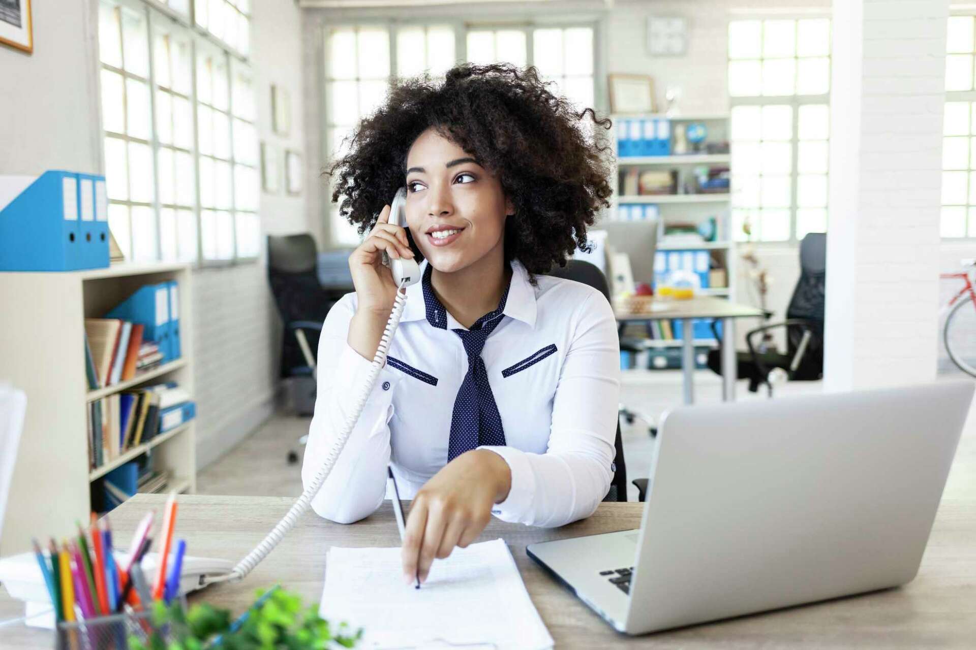 What Is the Difference Between High & Low Customer Contact Service?