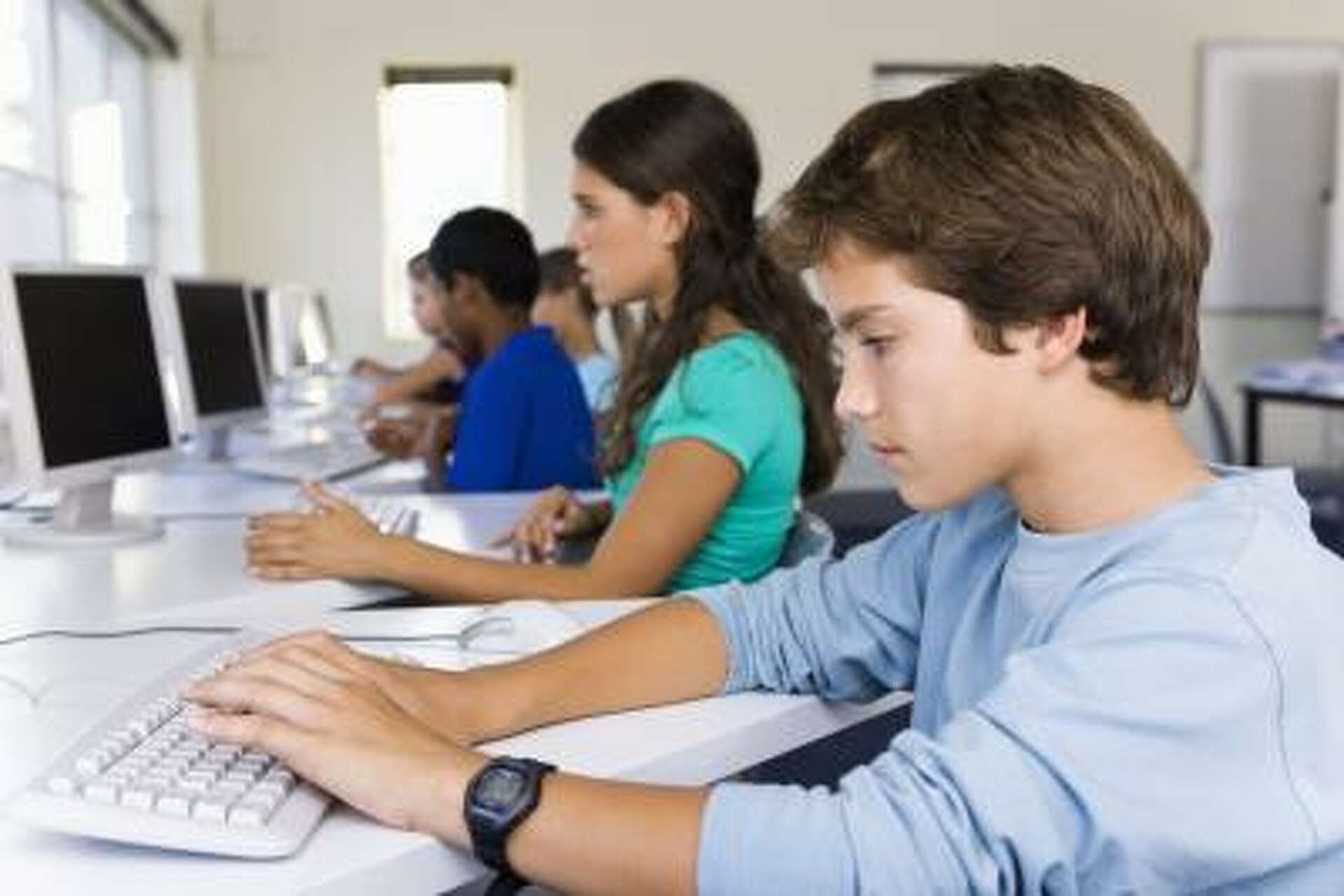 What Is the Difference Between Microsoft Office Student & Microsoft ...