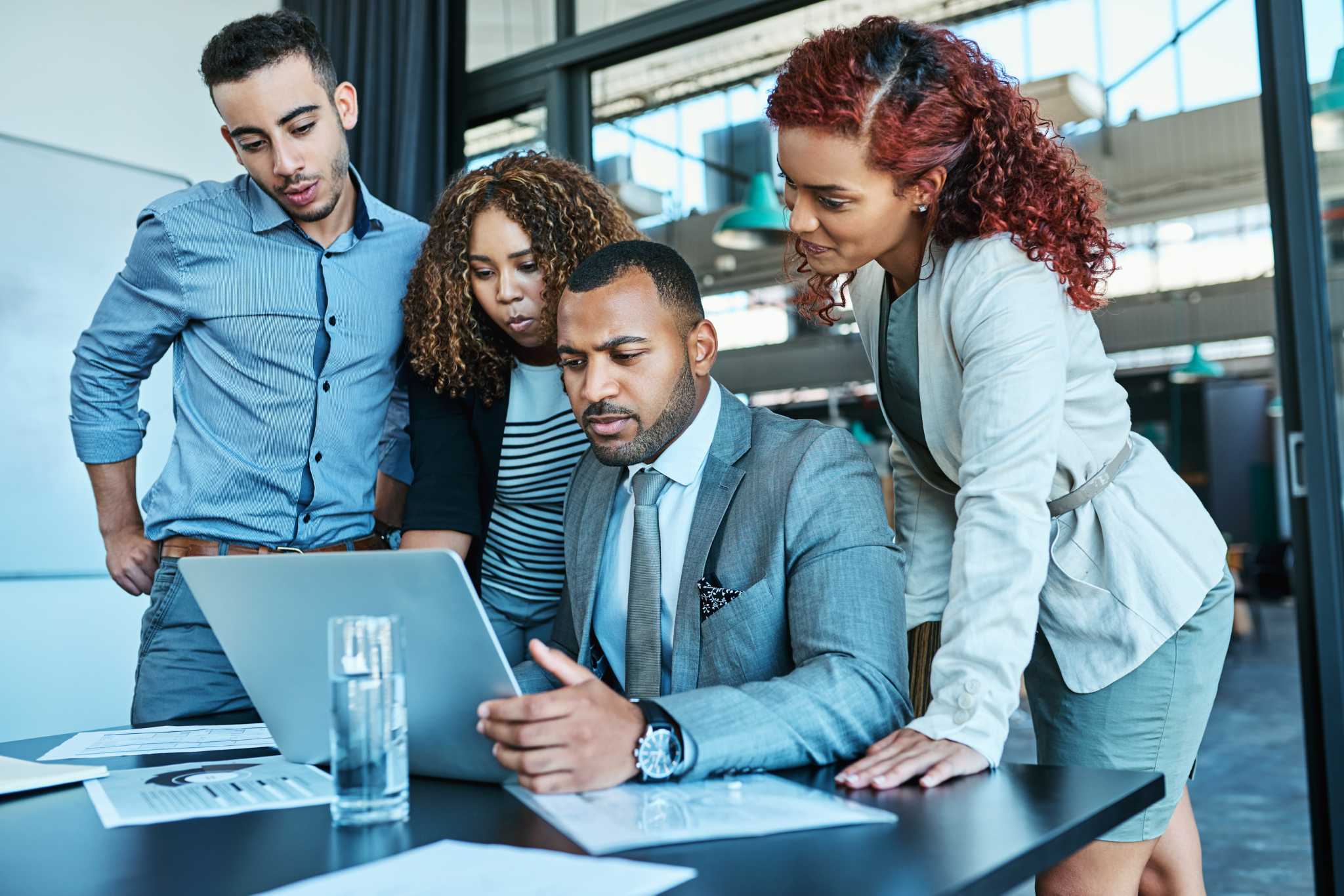 Difference Between a Vertically Integrated Company & a Horizontally ...