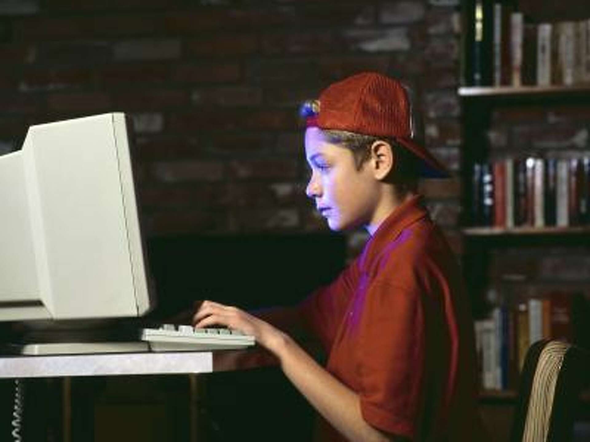 How to Make a Middle Name Appear on Facebook