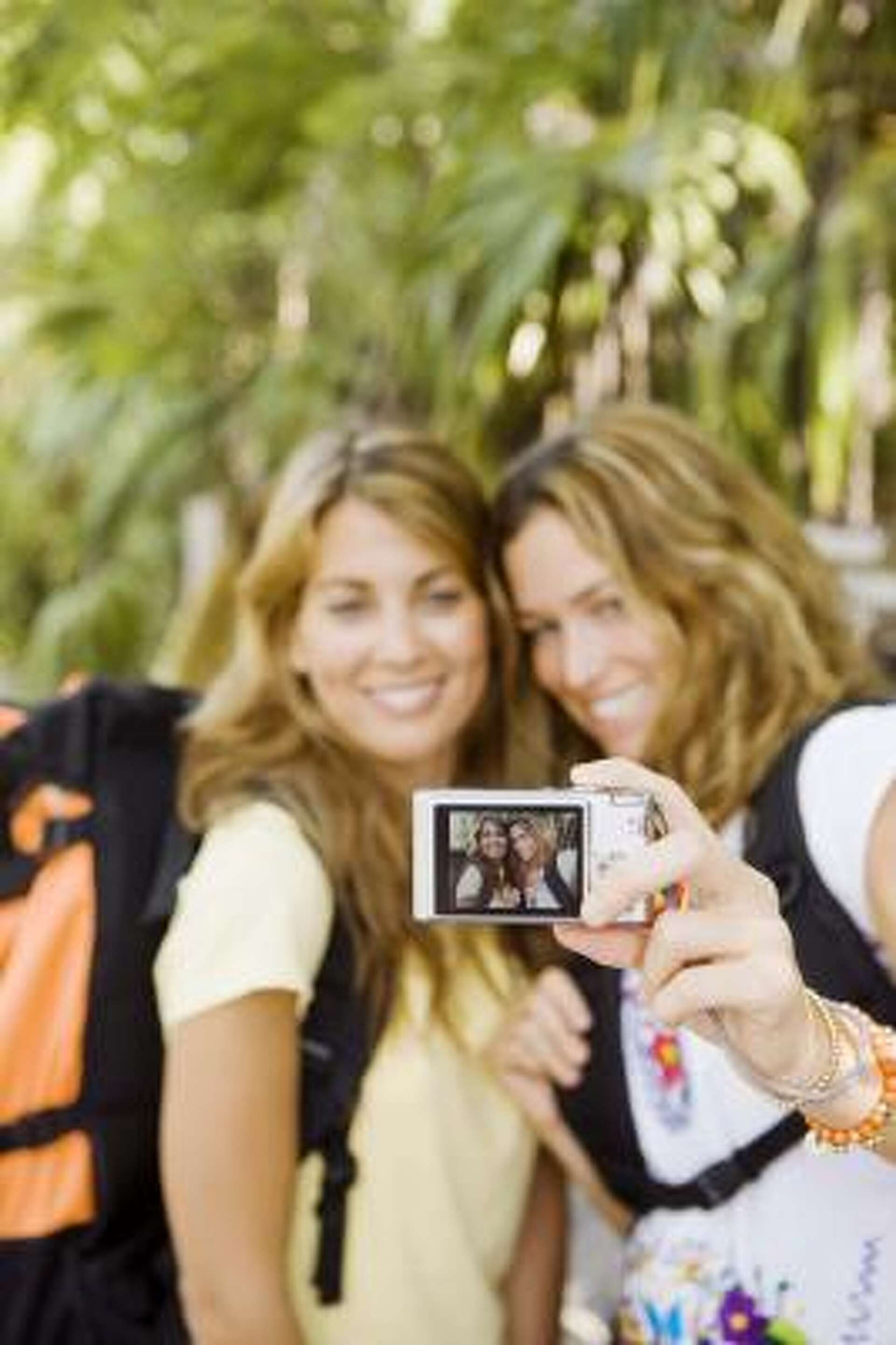 How Do You Rearrange Pictures and Slides in Movie Maker?