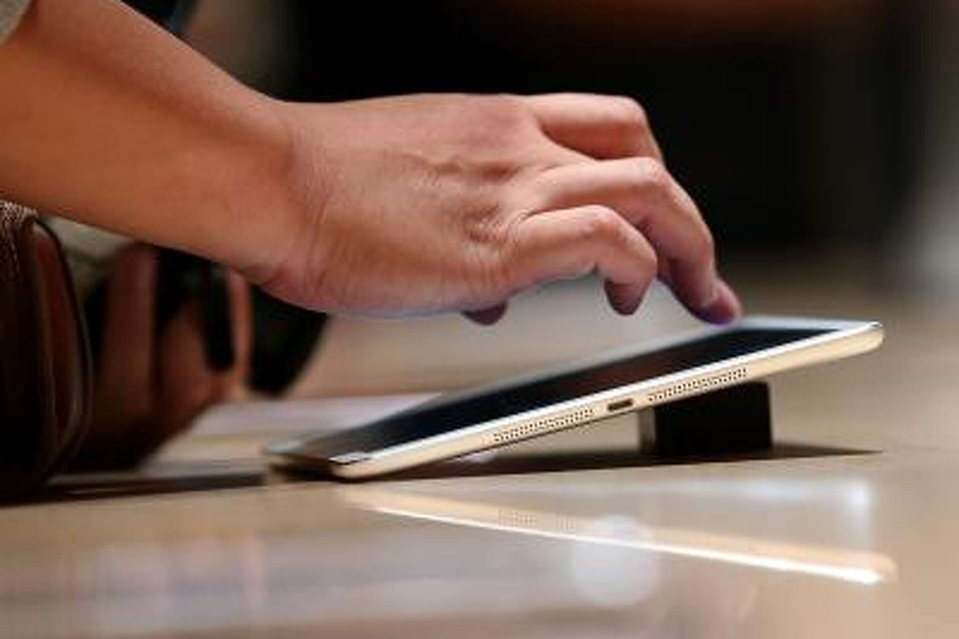How to Set iPad Lock Buttons