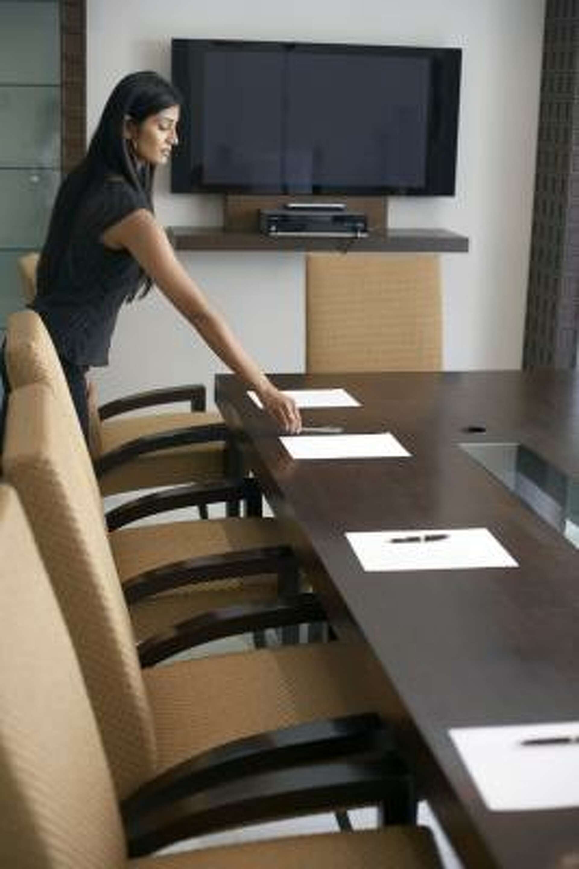 The Effects of Physical Environment on Communication in the Workplace