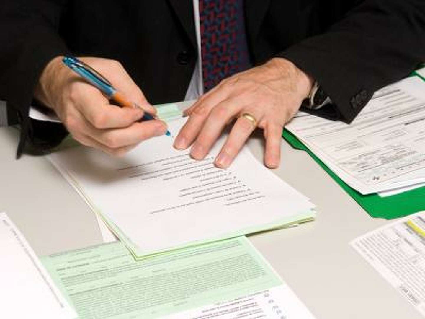 How to Erase Pen Marks on a Computer