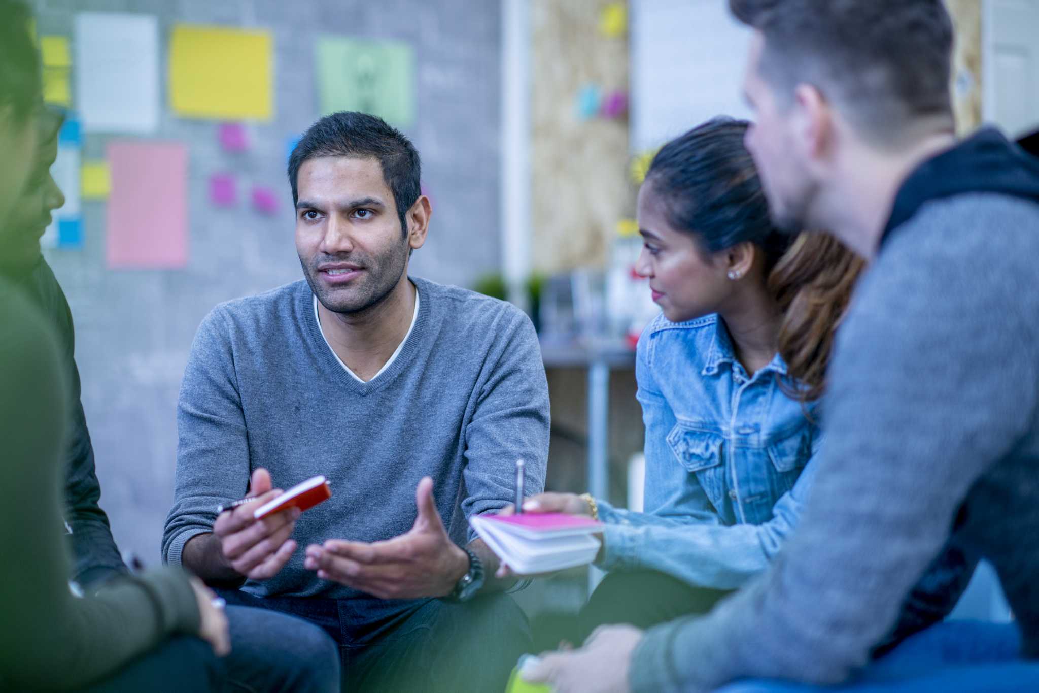 How Nonverbal Communication Can Help in the Workplace