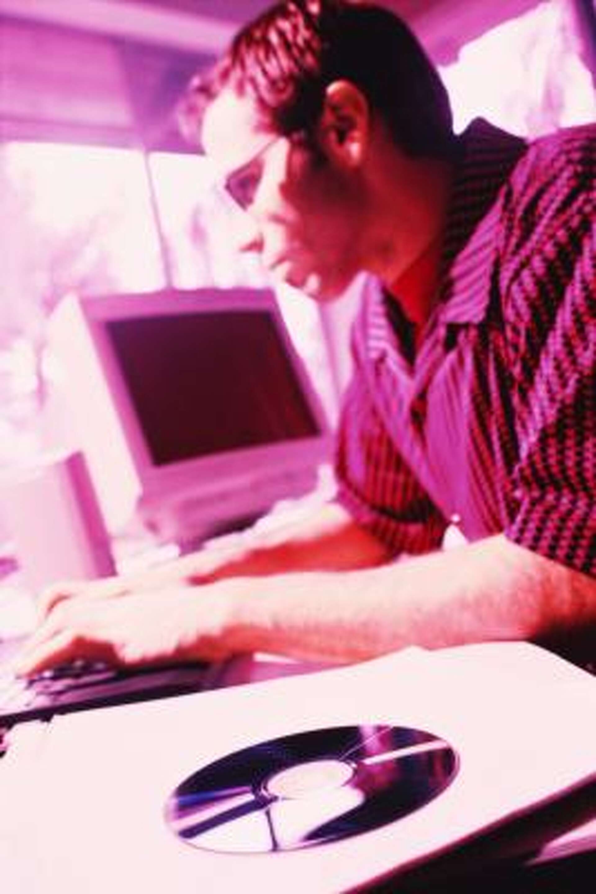 How to Factory Restore Windows XP in Safe Mode With a Command Prompt