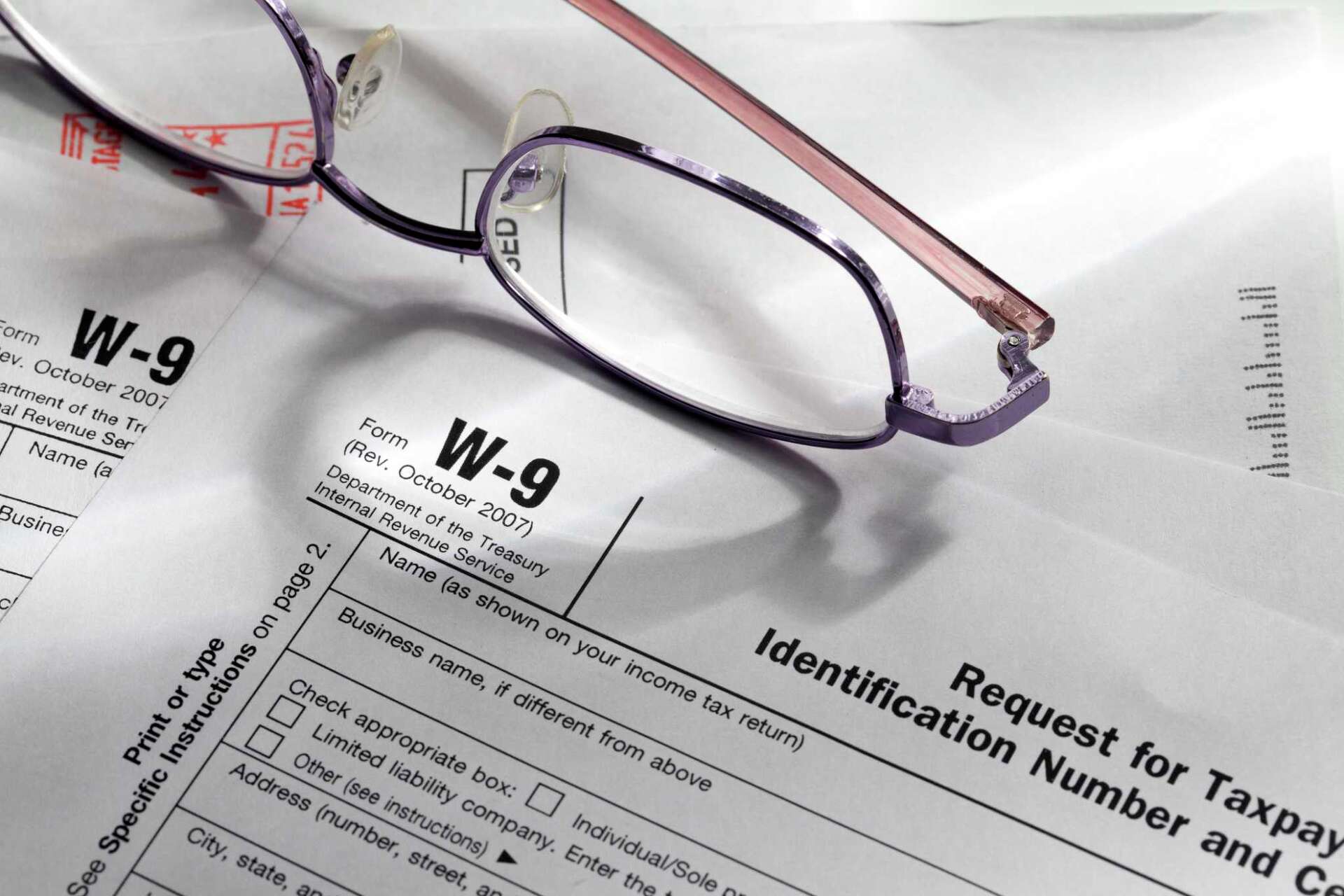 How to Fill Out a W-9 if You're a Private Contractor