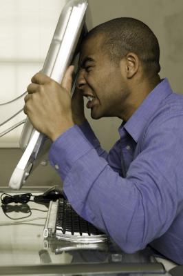 How to Fix Distortion on a Computer Screen