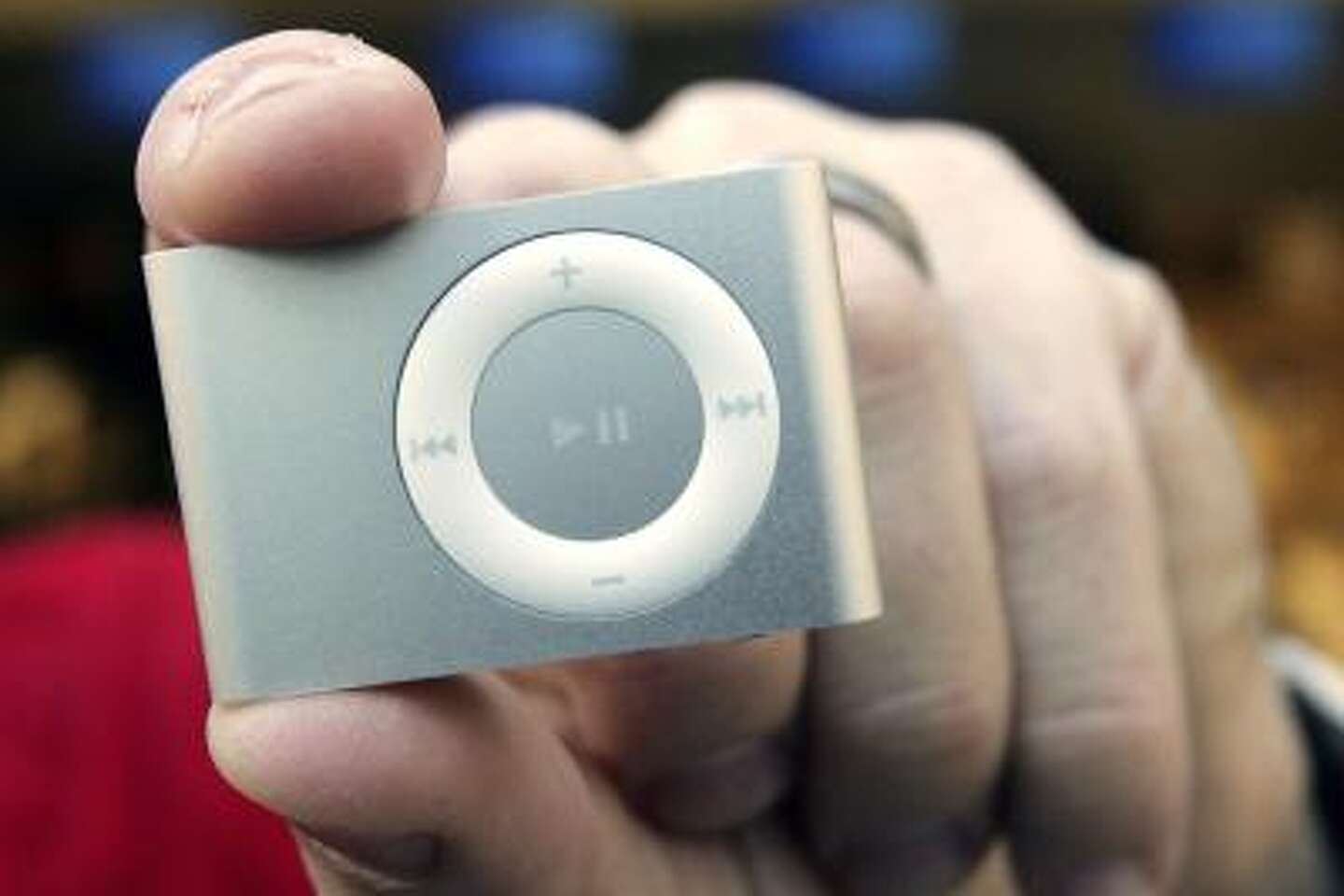 How to Fix an iPod Shuffle That Won't Turn On