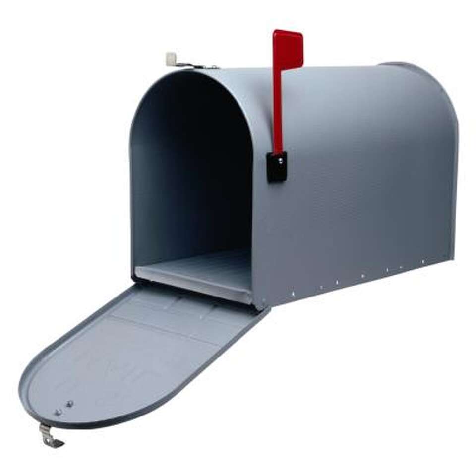 How to Find Out Who Read an Email in Outlook