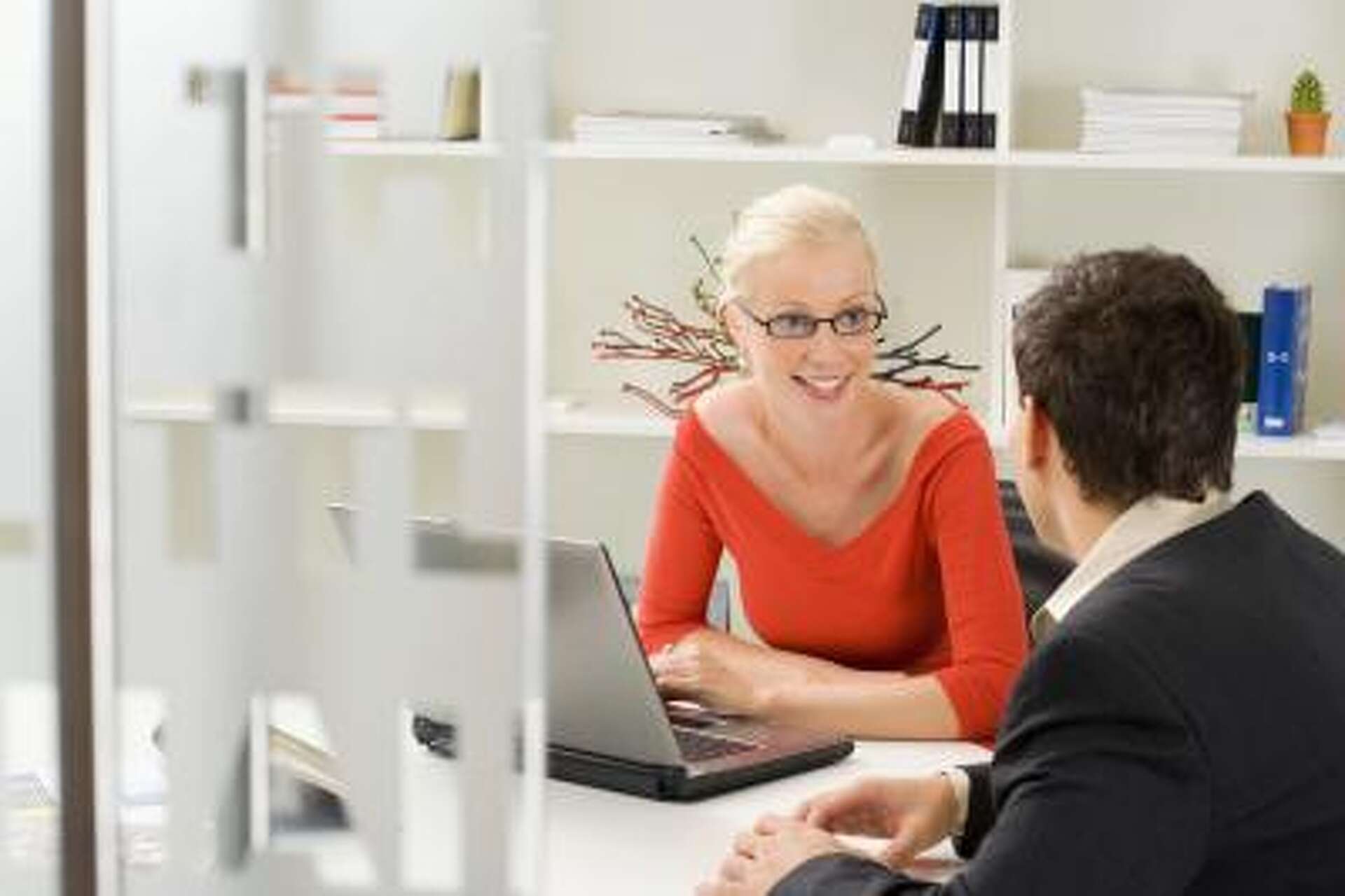 How to Give a Performance Review to Someone You Are Close To