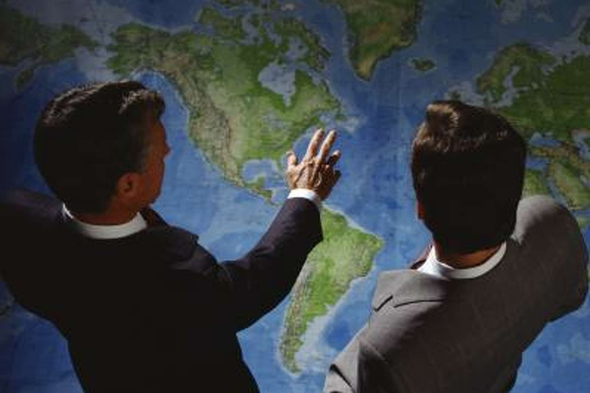 How the Global Environment Affects Organizational Change