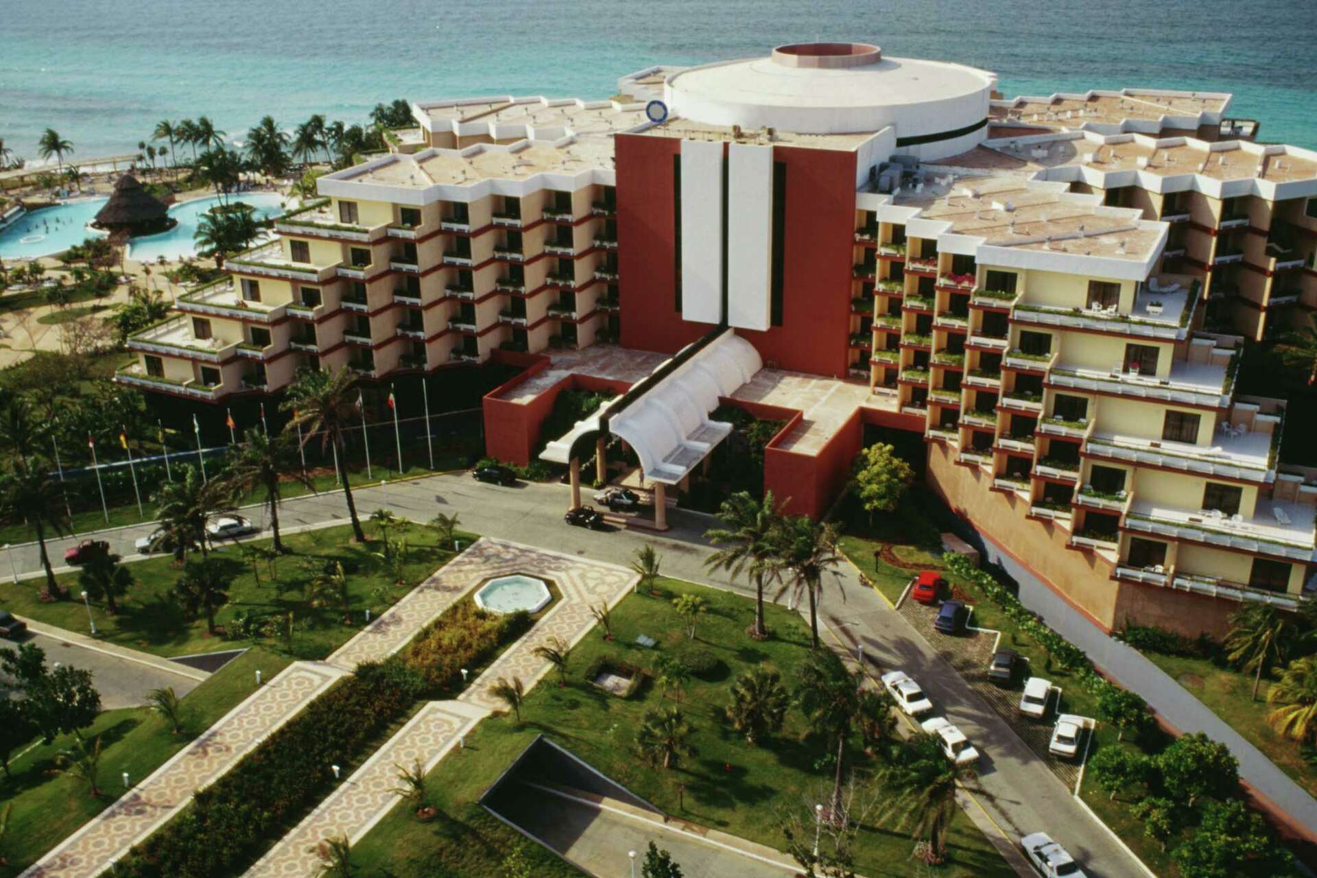 Management Theories & Practices in the Hospitality Industry