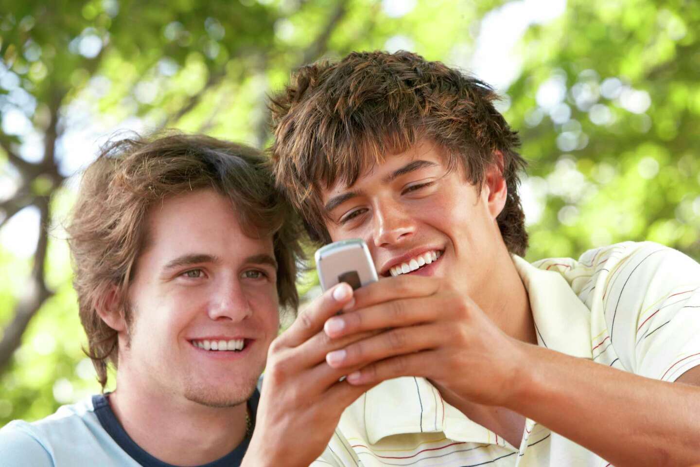 How to Get an ID & Phone Number From a Facebook Link