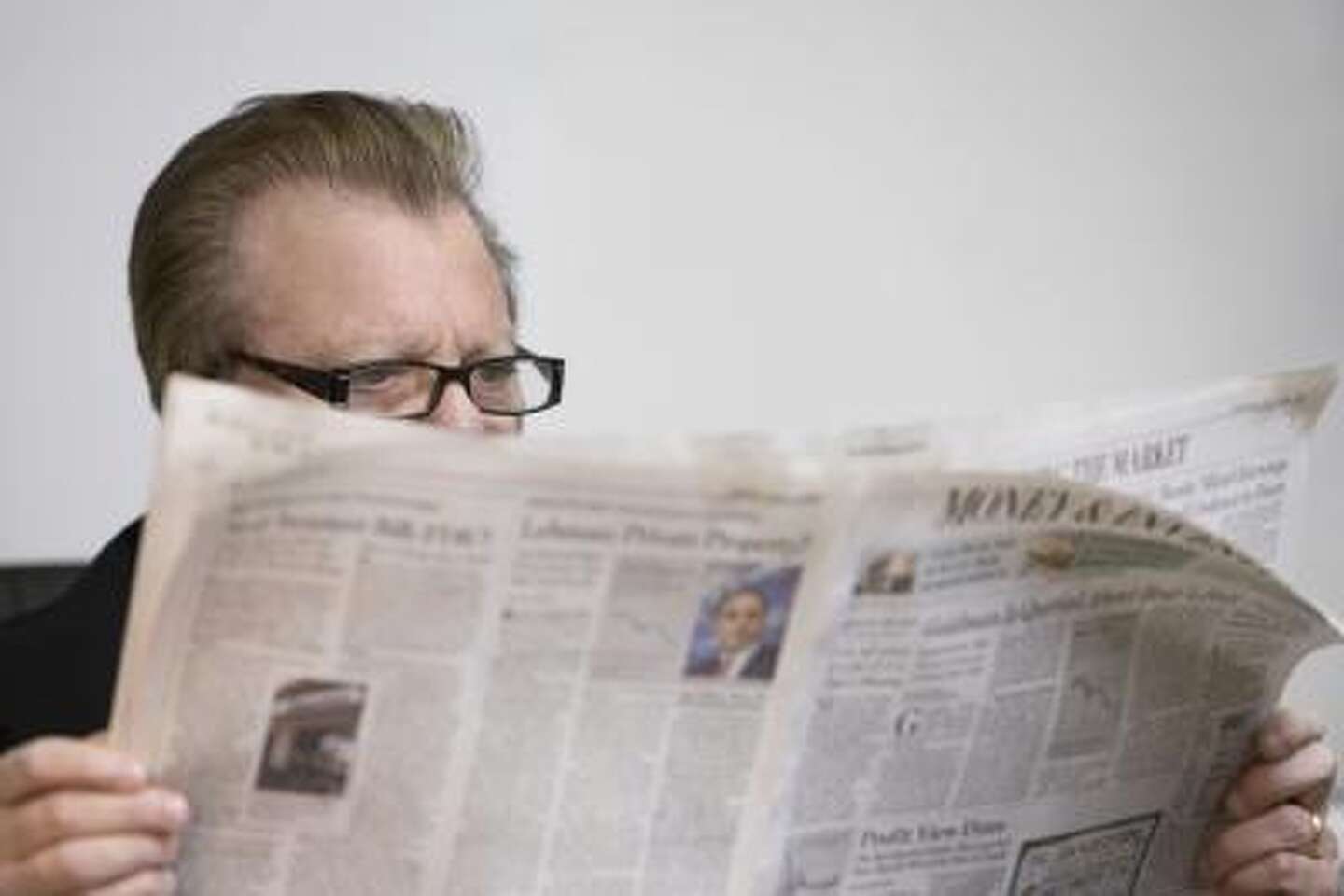 How Internet Affects the Newspaper Business