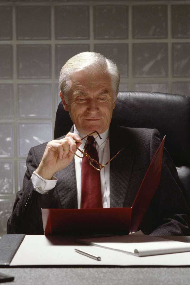 Low Levels of Hierarchy in a Business