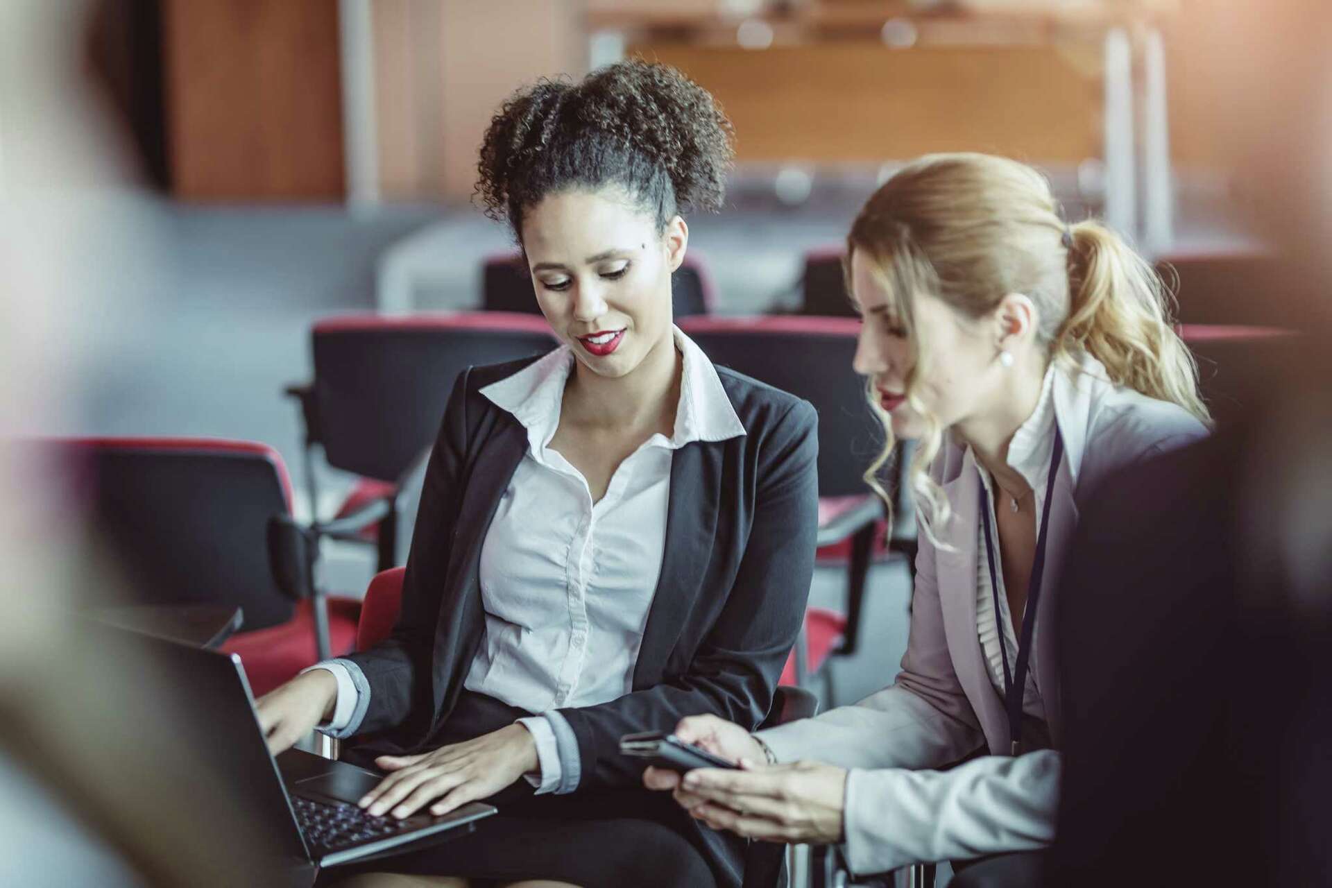 What Are the Main Responsibilities of Administrative Assistants & HR ...