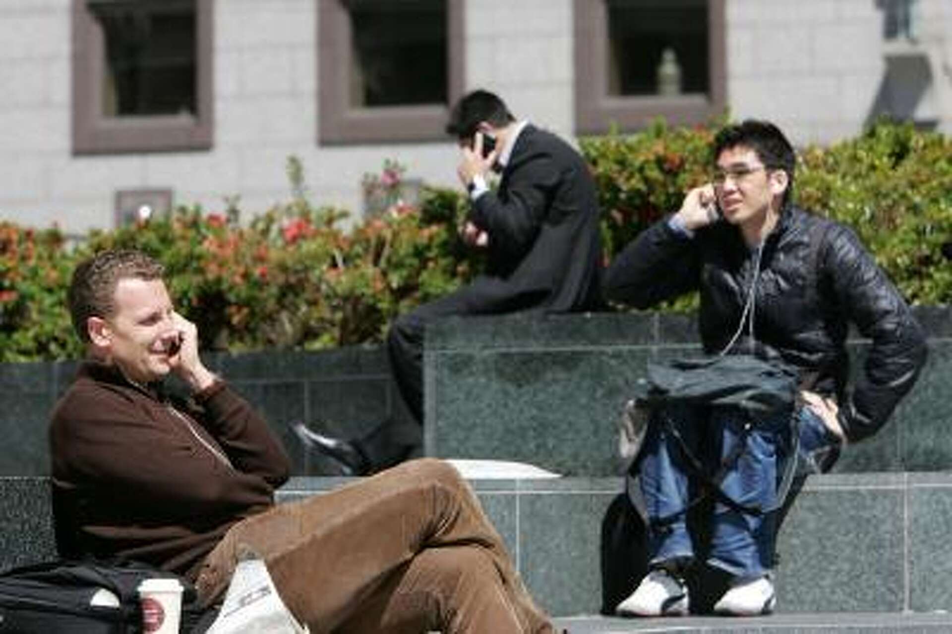 How to Make a 4-Way Call on an iPhone