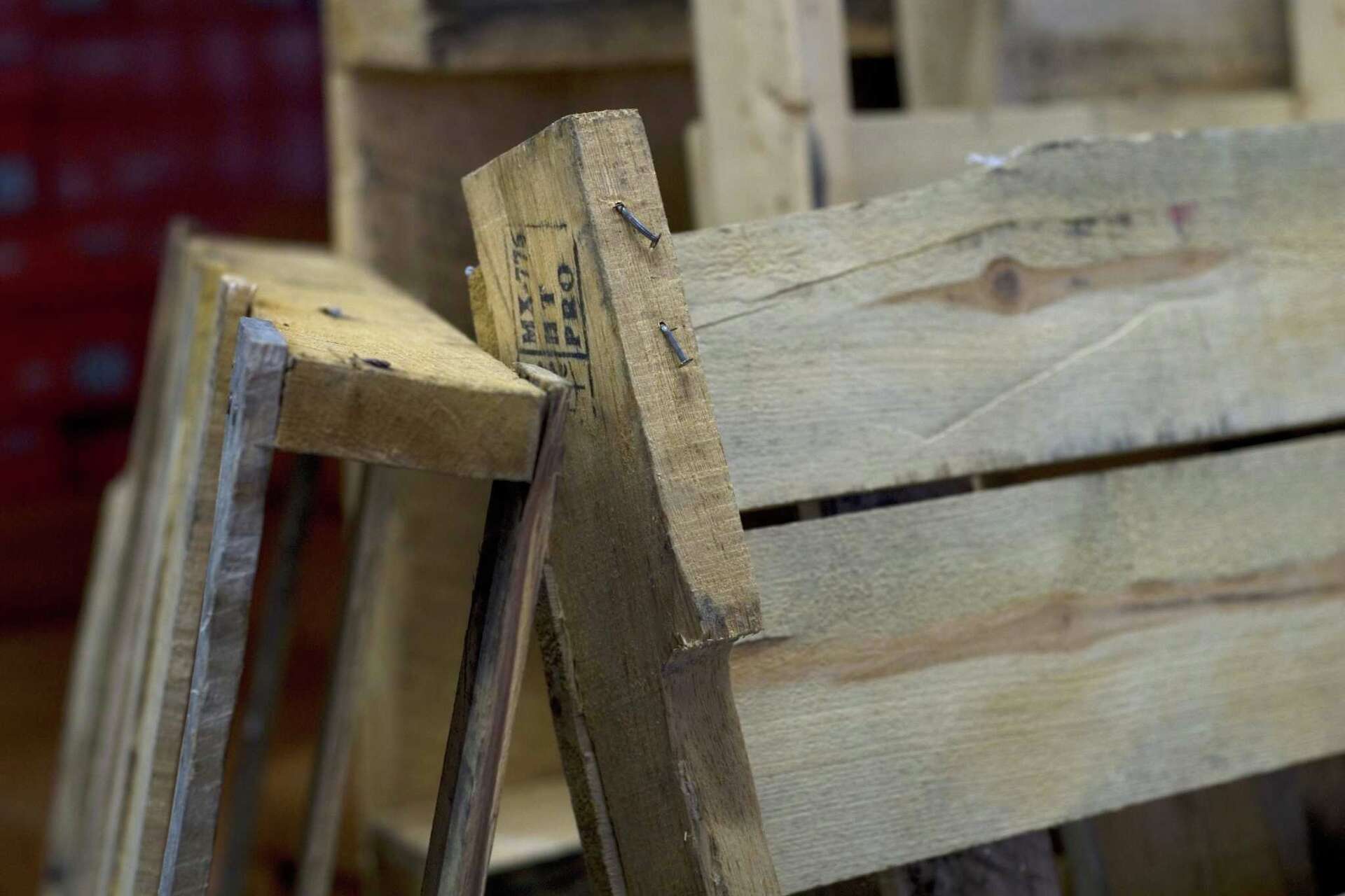 How to Make Money From Used Wood Pallets
