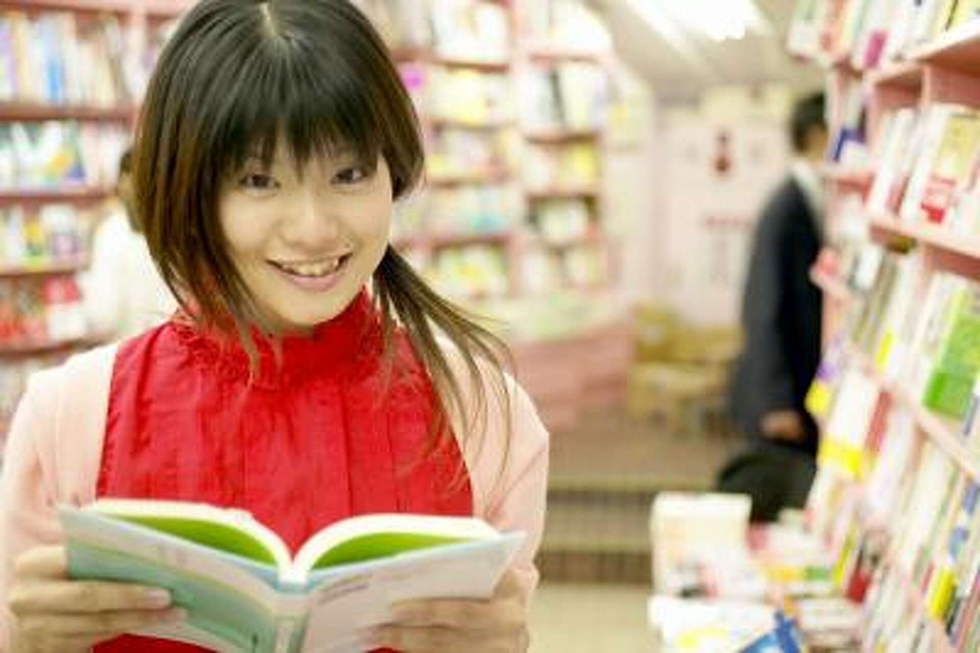 How to Make a Profit in the Bookstore Business