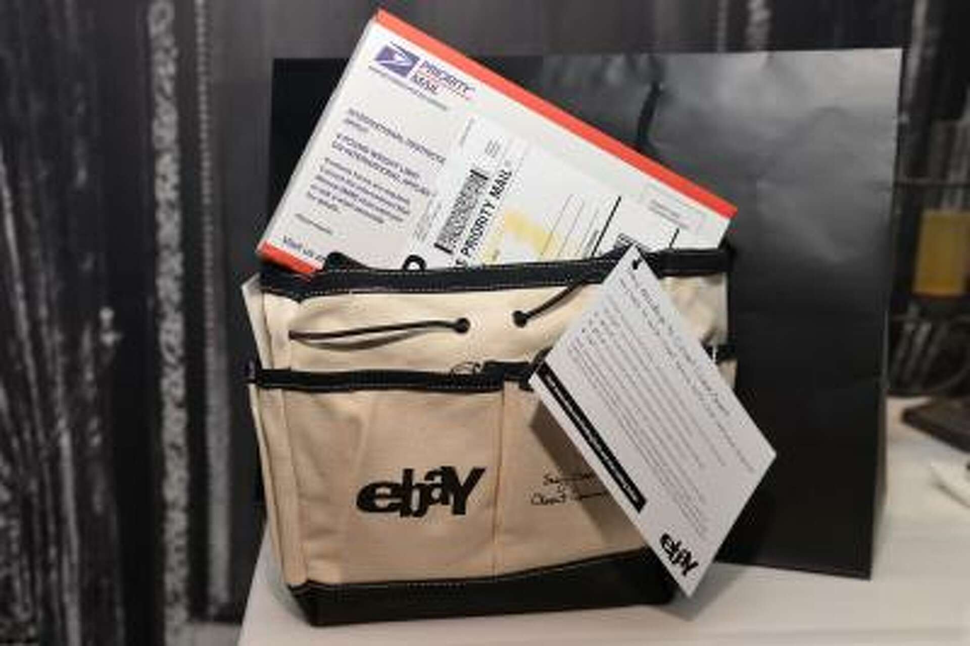 How to Make Shipping Combined on eBay