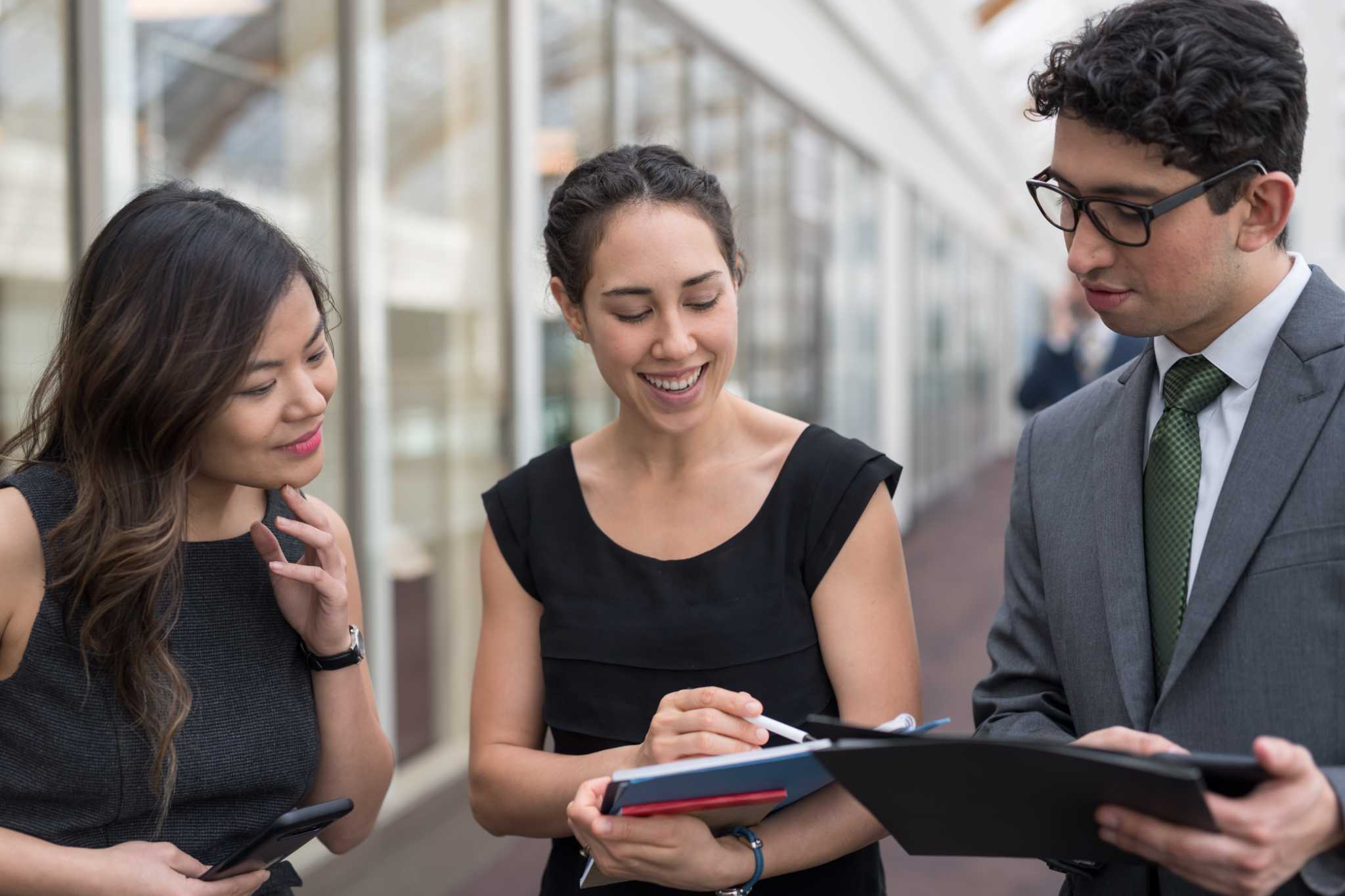 How to Manage Multiple Projects & Deadlines in the Workplace