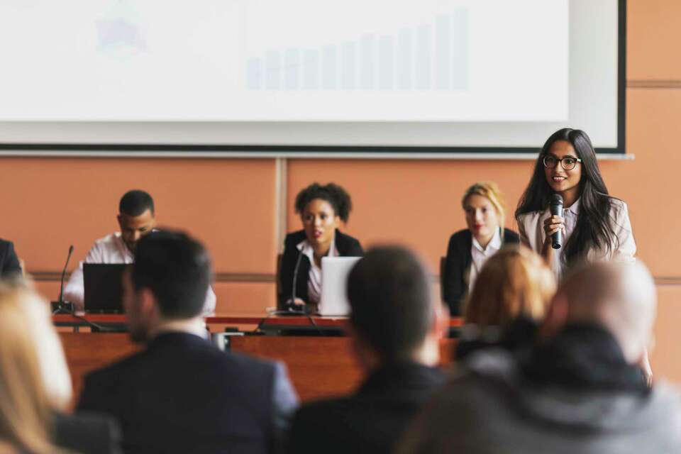 How to Organize a Successful Press Conference