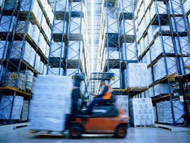 What Is the Purpose of the Middle Man in a Supply Chain?