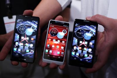 How to Put Music on Motorola Phones