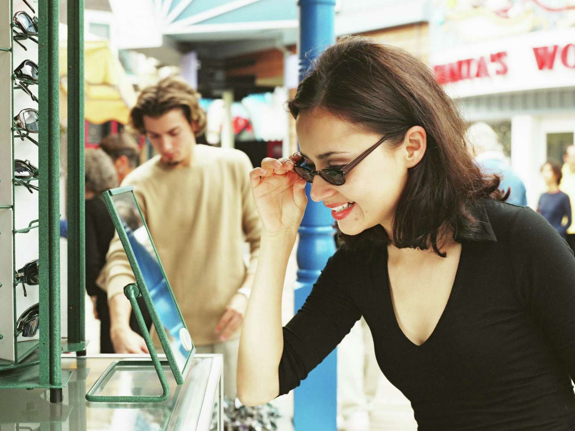 How to Rent a Kiosk at a Mall