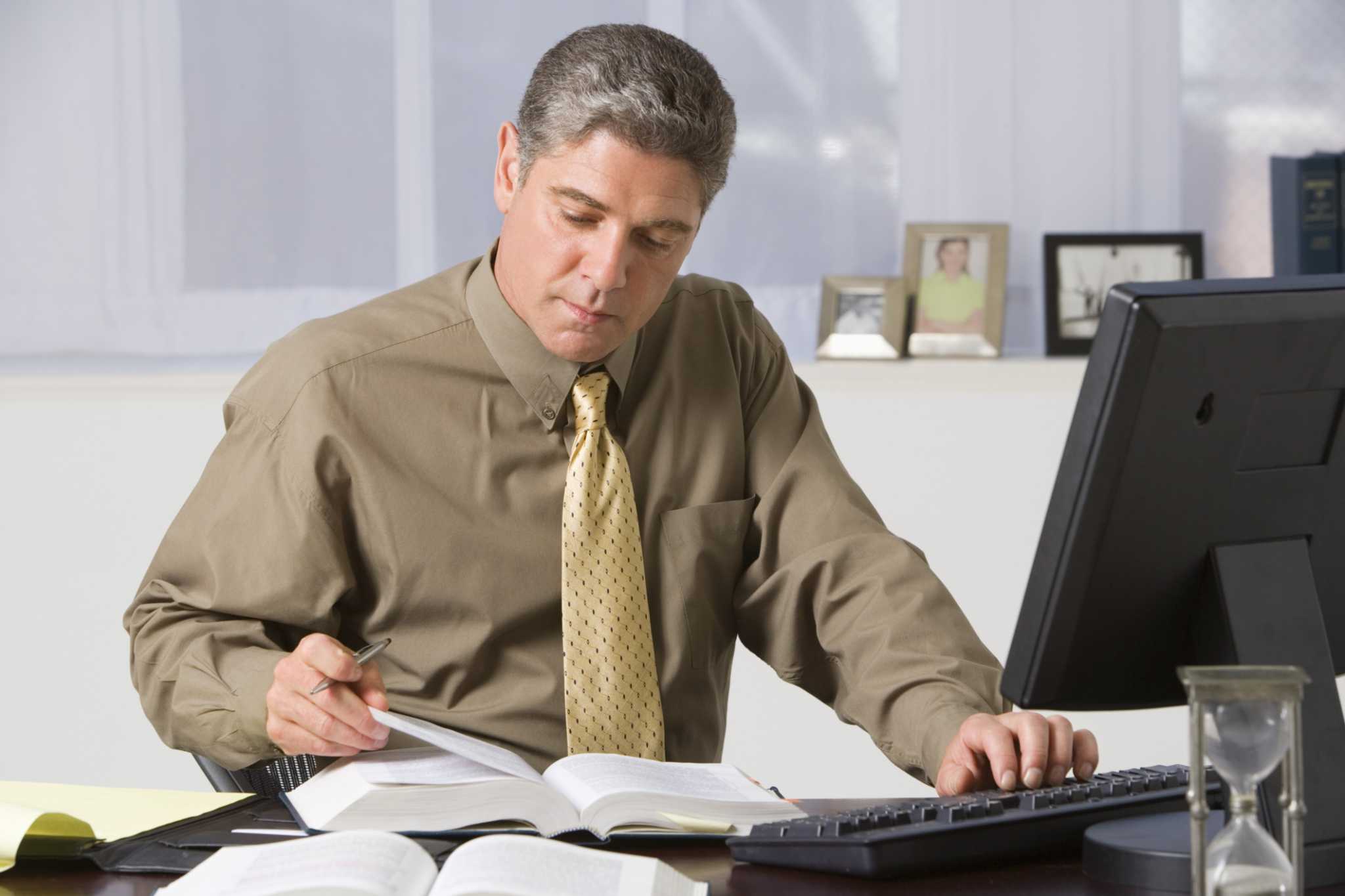 The Requirements to Become a CIA in Accounting