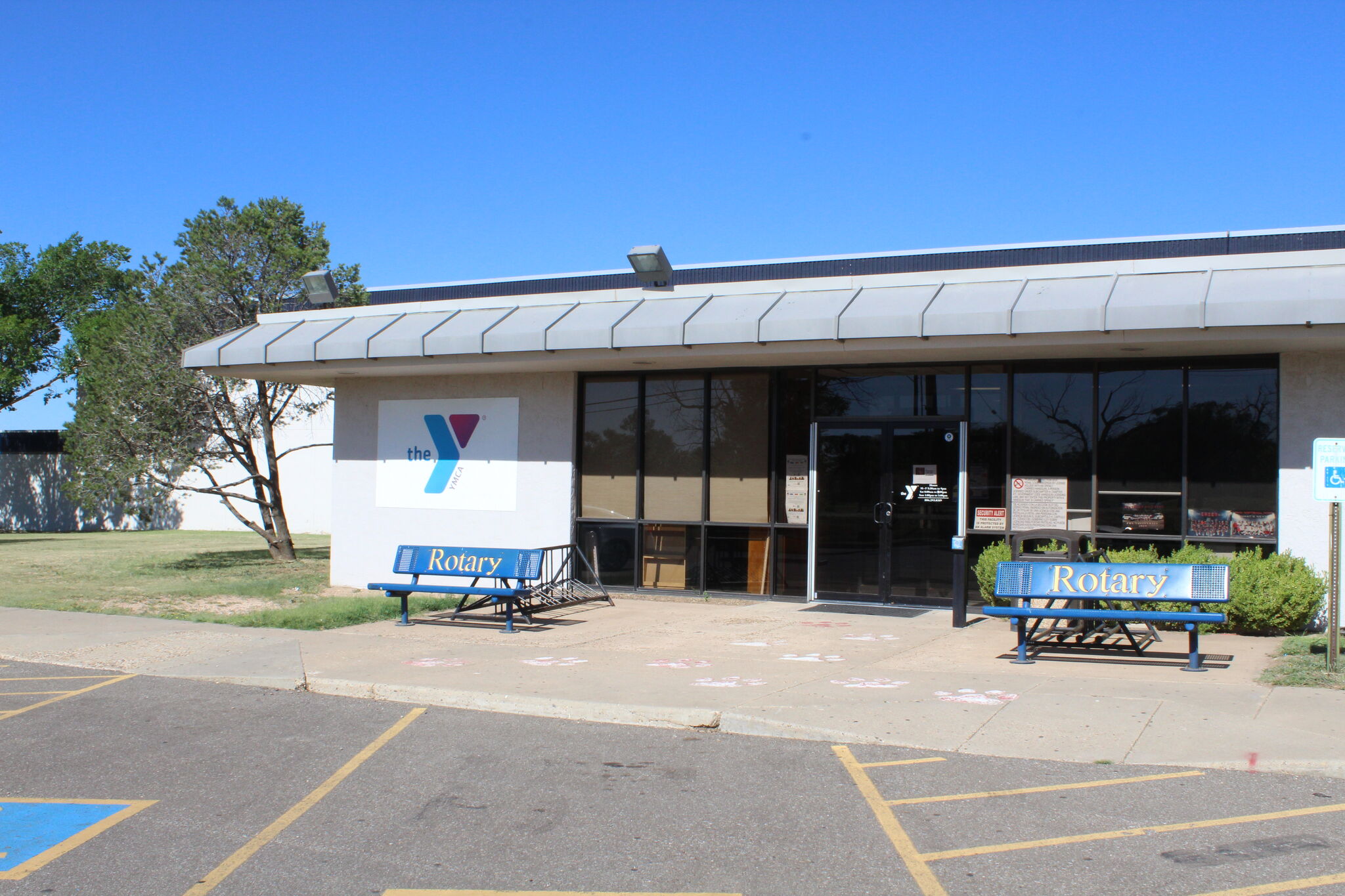 Plainview YMCA raising money for scholarships to take part in its prog