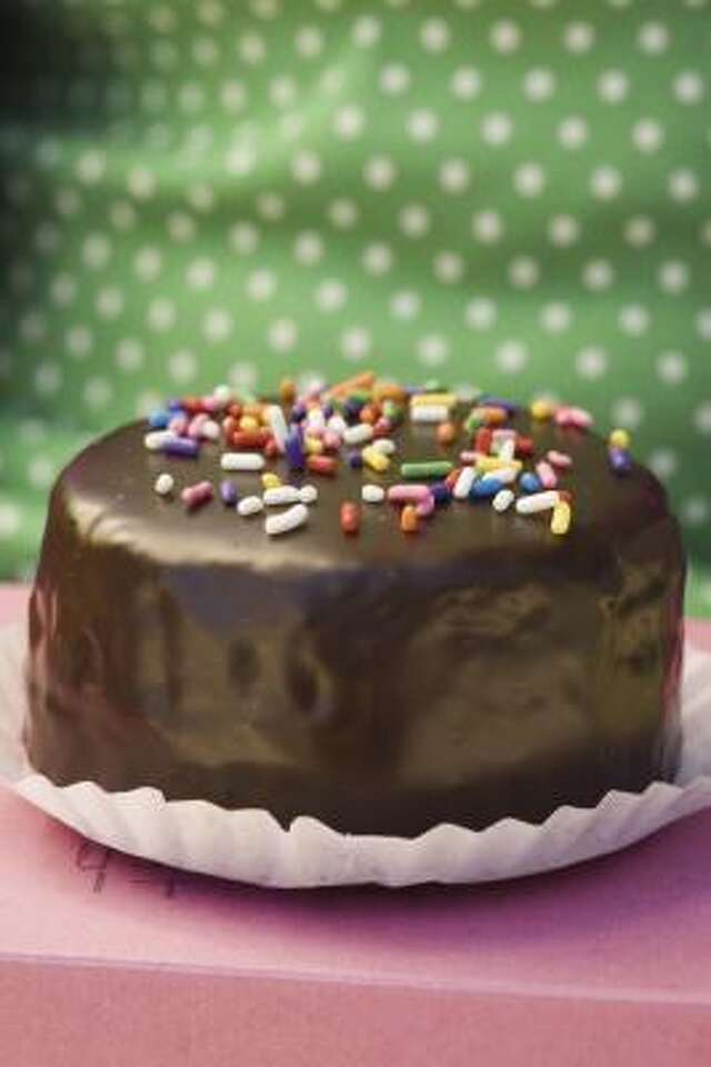 Selling Homemade Cakes in a Convenience Store