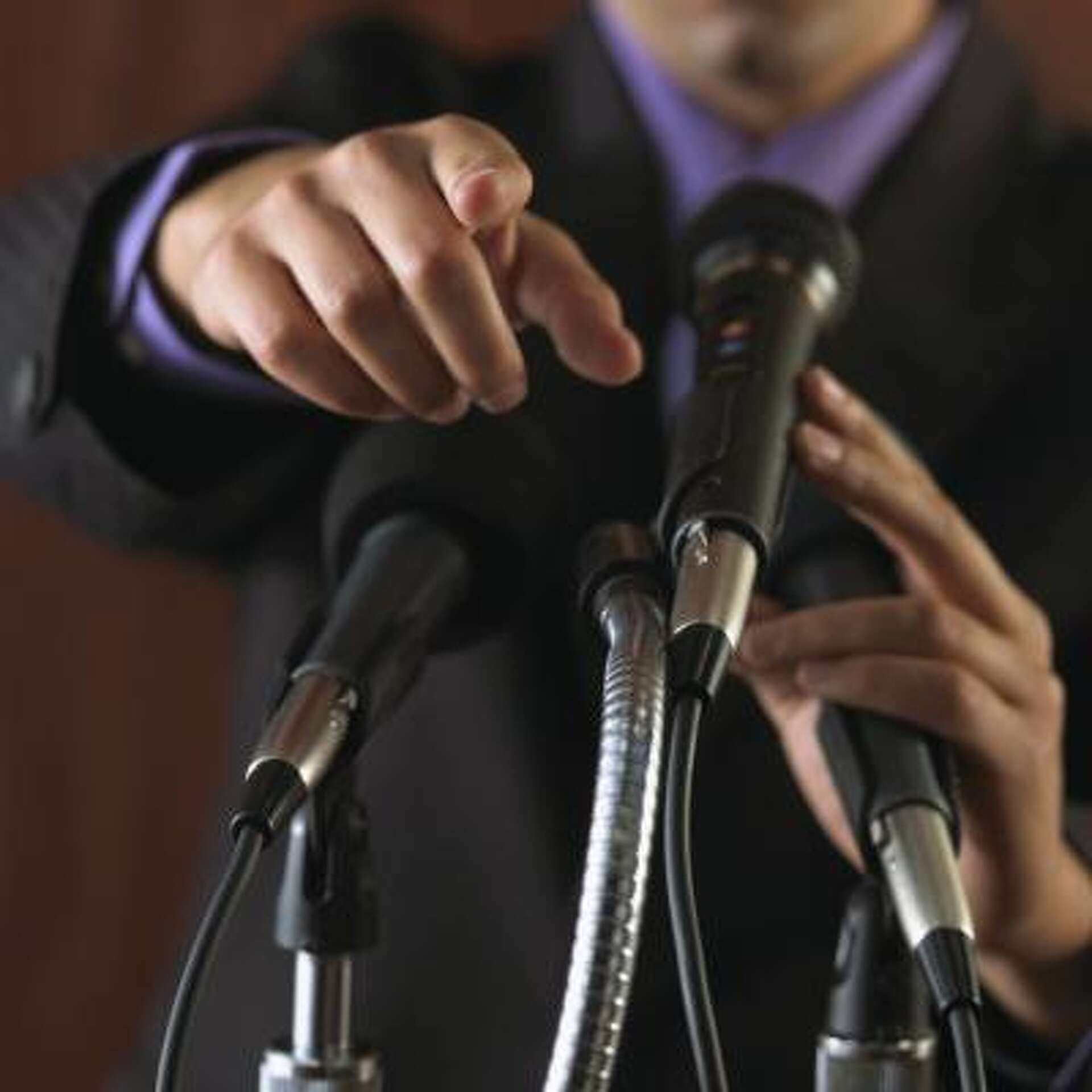 How to Set Up PA Systems for Meetings