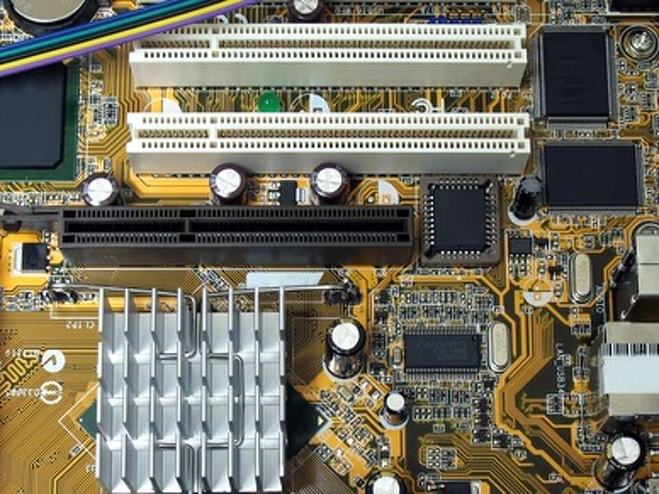 Small Computer Store Advertising Techniques